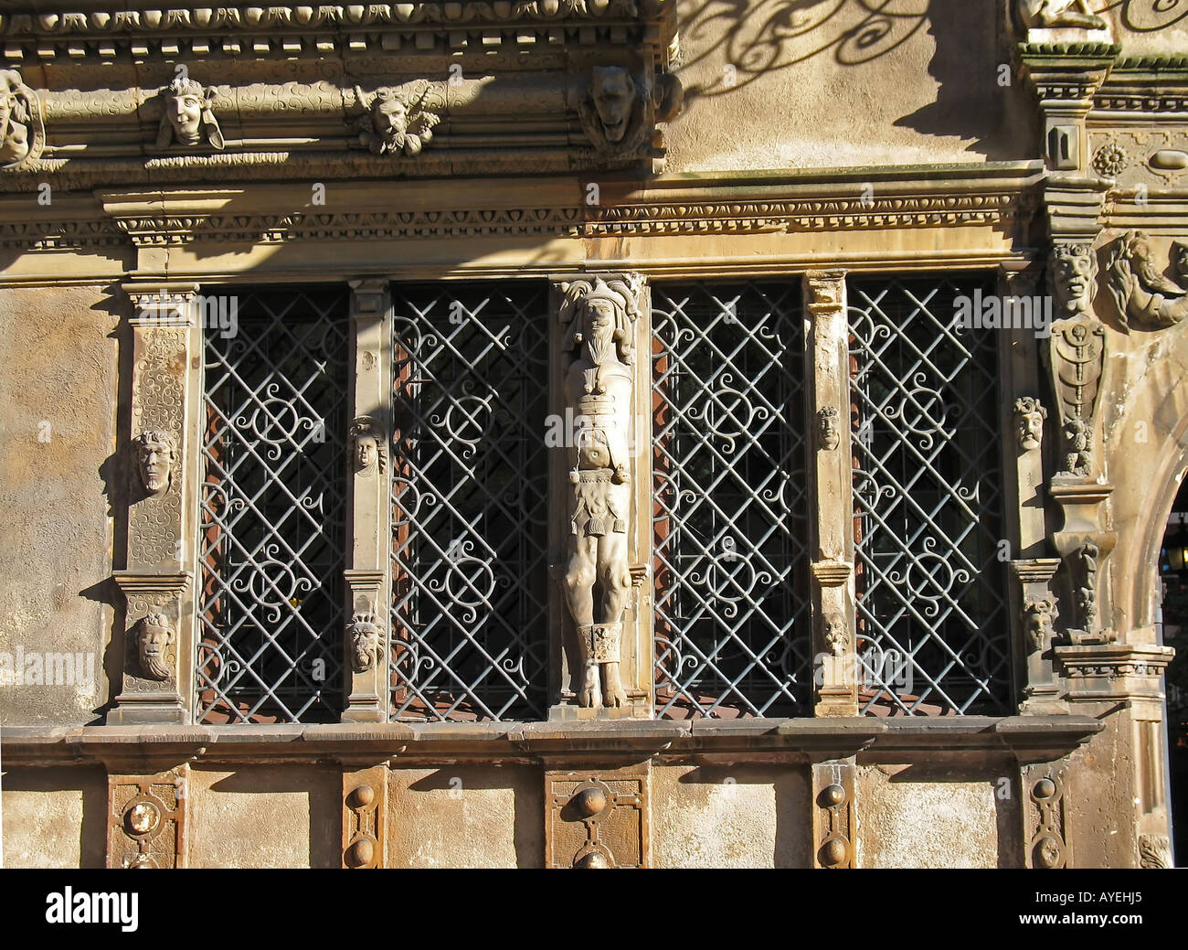 17th century renaissance architecture hi-res stock photography and ...