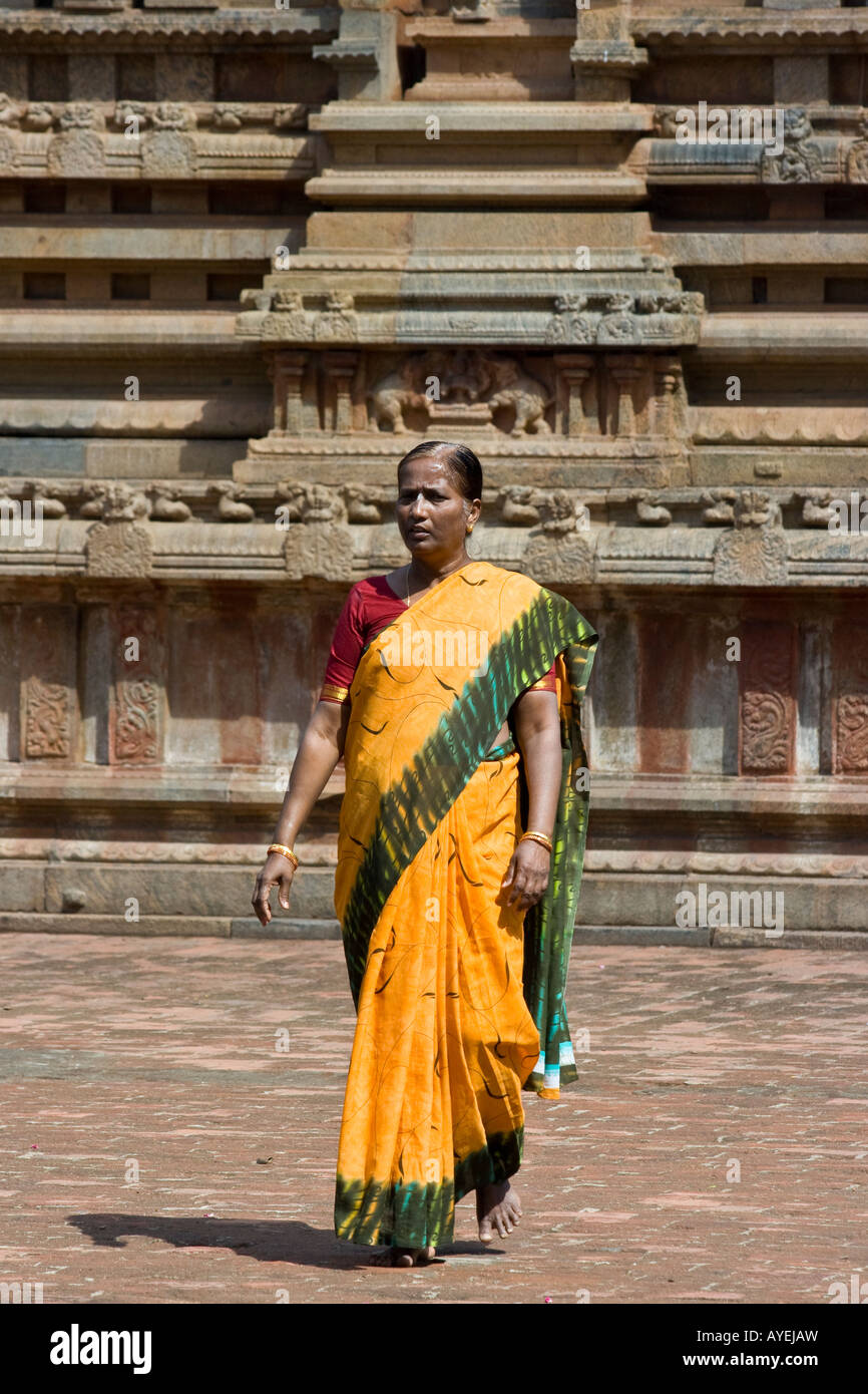 Woman walking inside hindu temple hi-res stock photography and images ...