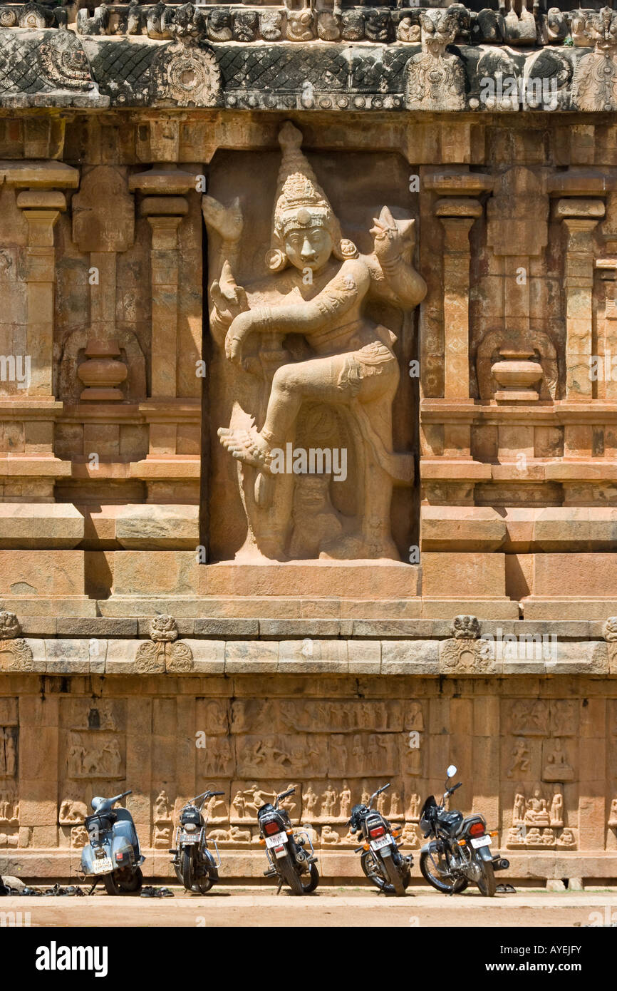 Statue at Brihadishwara Hindu Temple in Thanjavur South India Stock ...