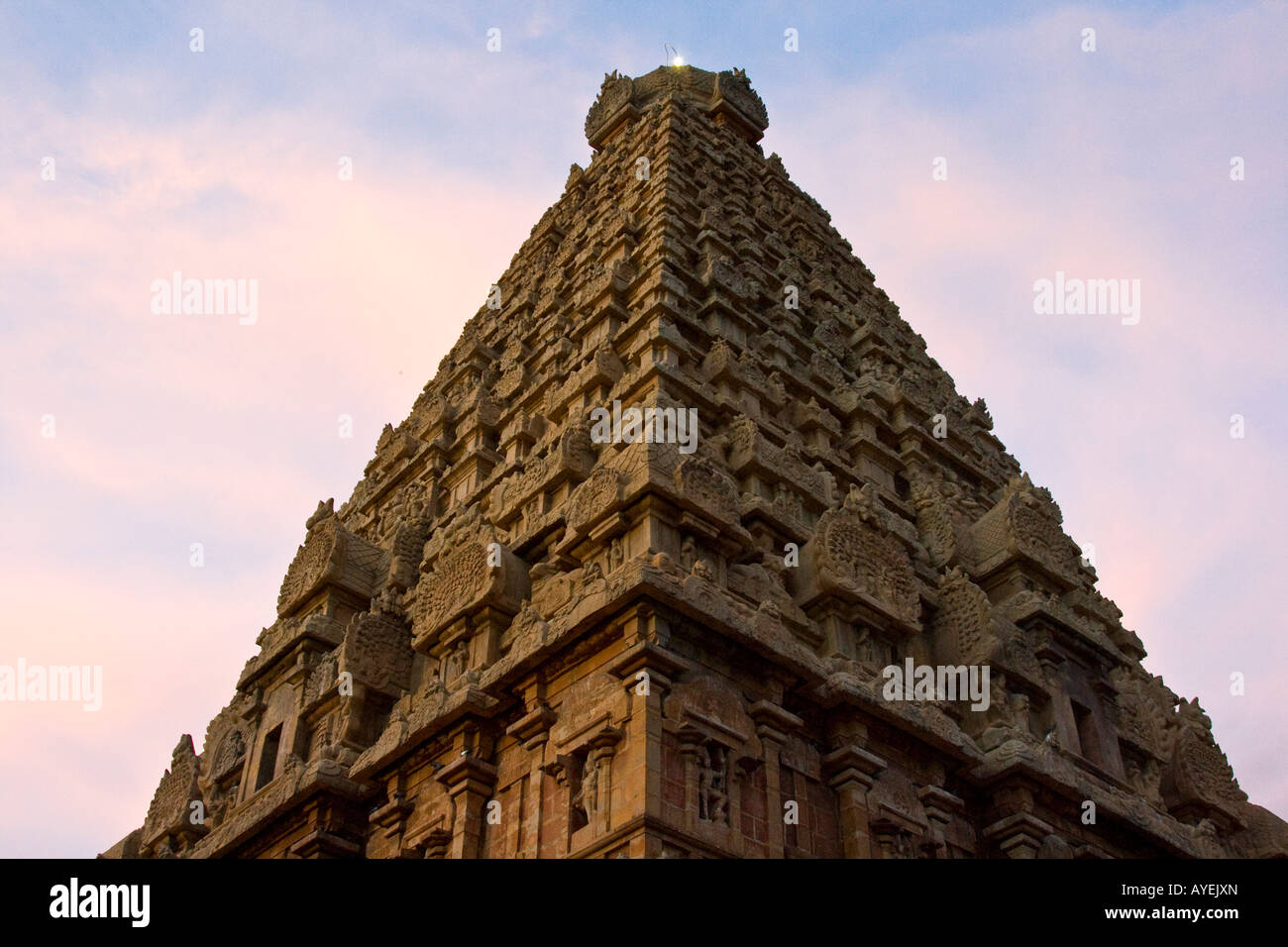 Hindu temple at sunset hi-res stock photography and images - Alamy