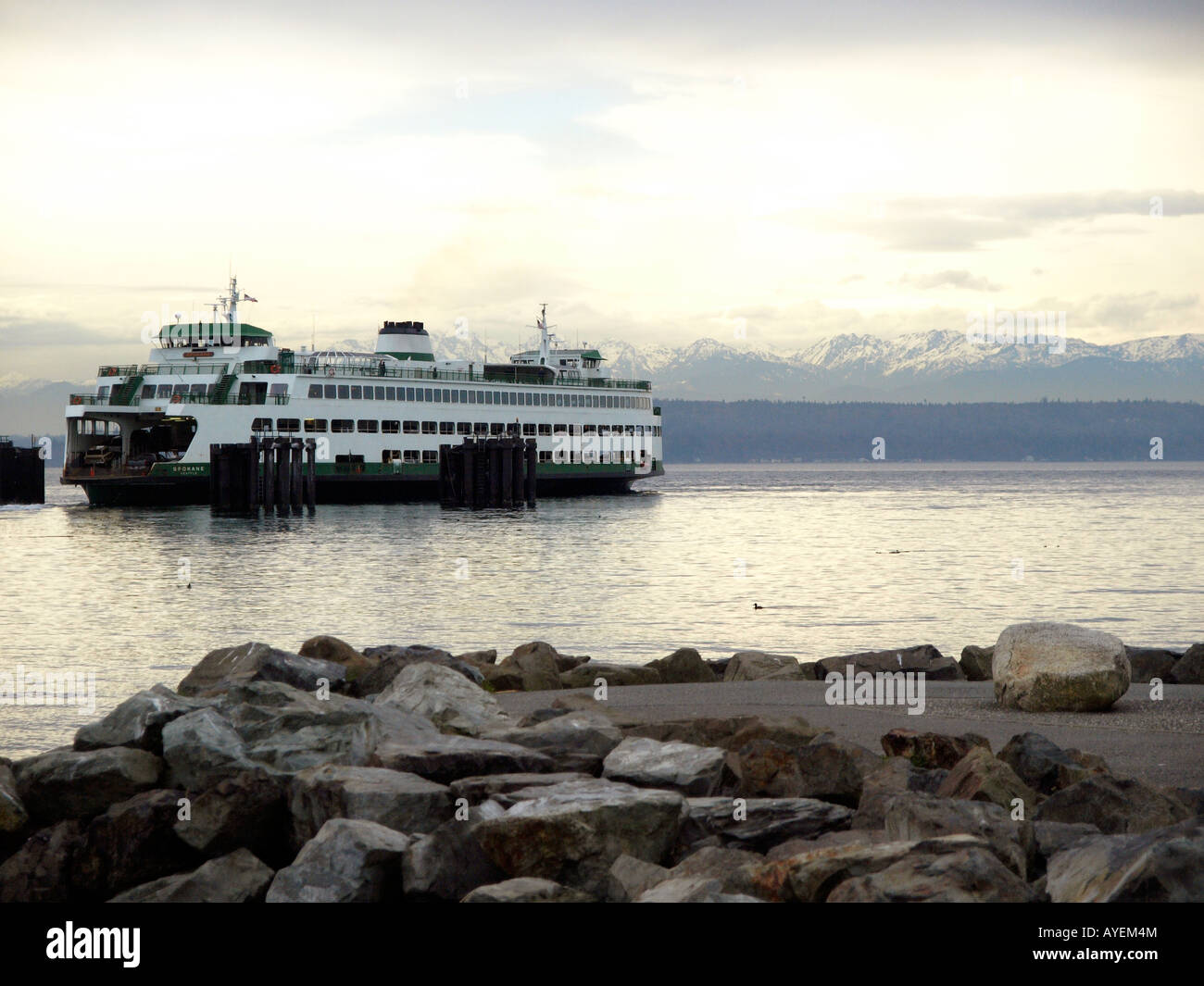 The Edmonds to Kingston ferry leaving Edmonds, Washington Stock Photo ...