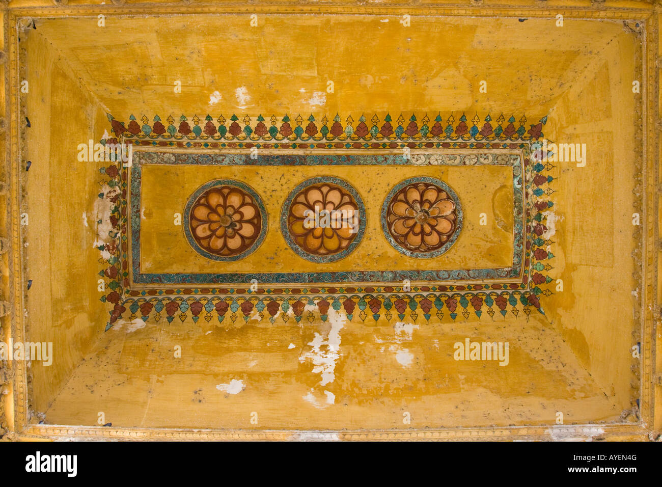 Painted Ceiling inside the Tirumalai Nayak Palace in Madurai South ...