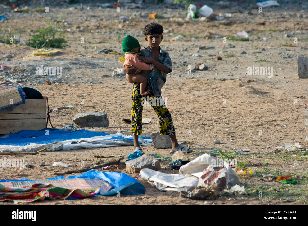 Poor indian baby boy hi-res stock photography and images - Alamy