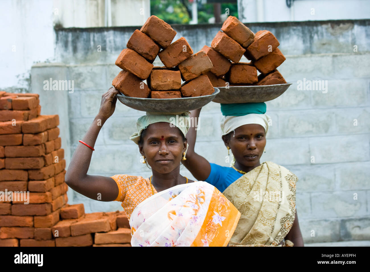 Hauling bricks hi-res stock photography and images - Alamy