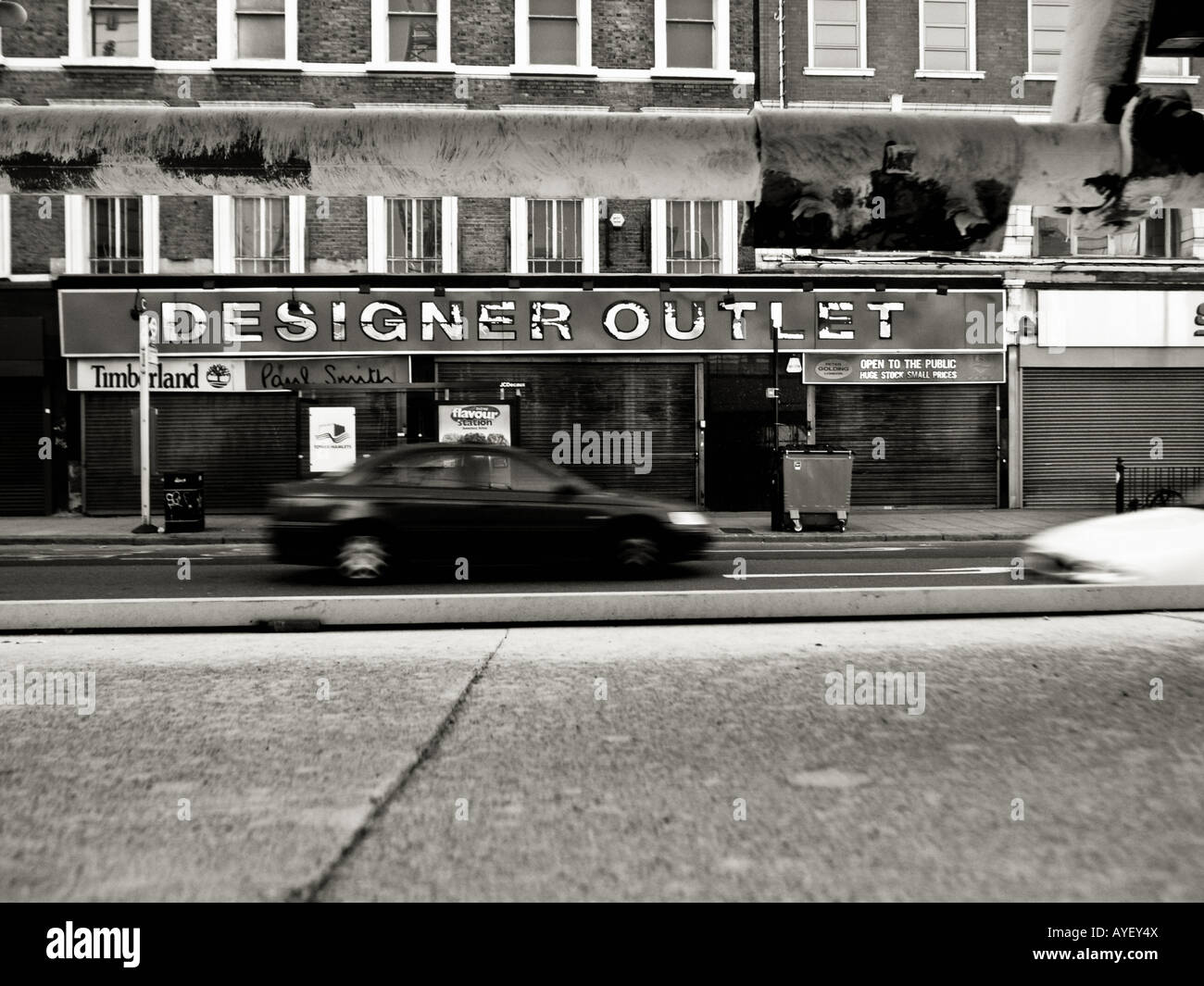 Discount clothes store, Commercial Street, London, E1 Stock Photo - Alamy