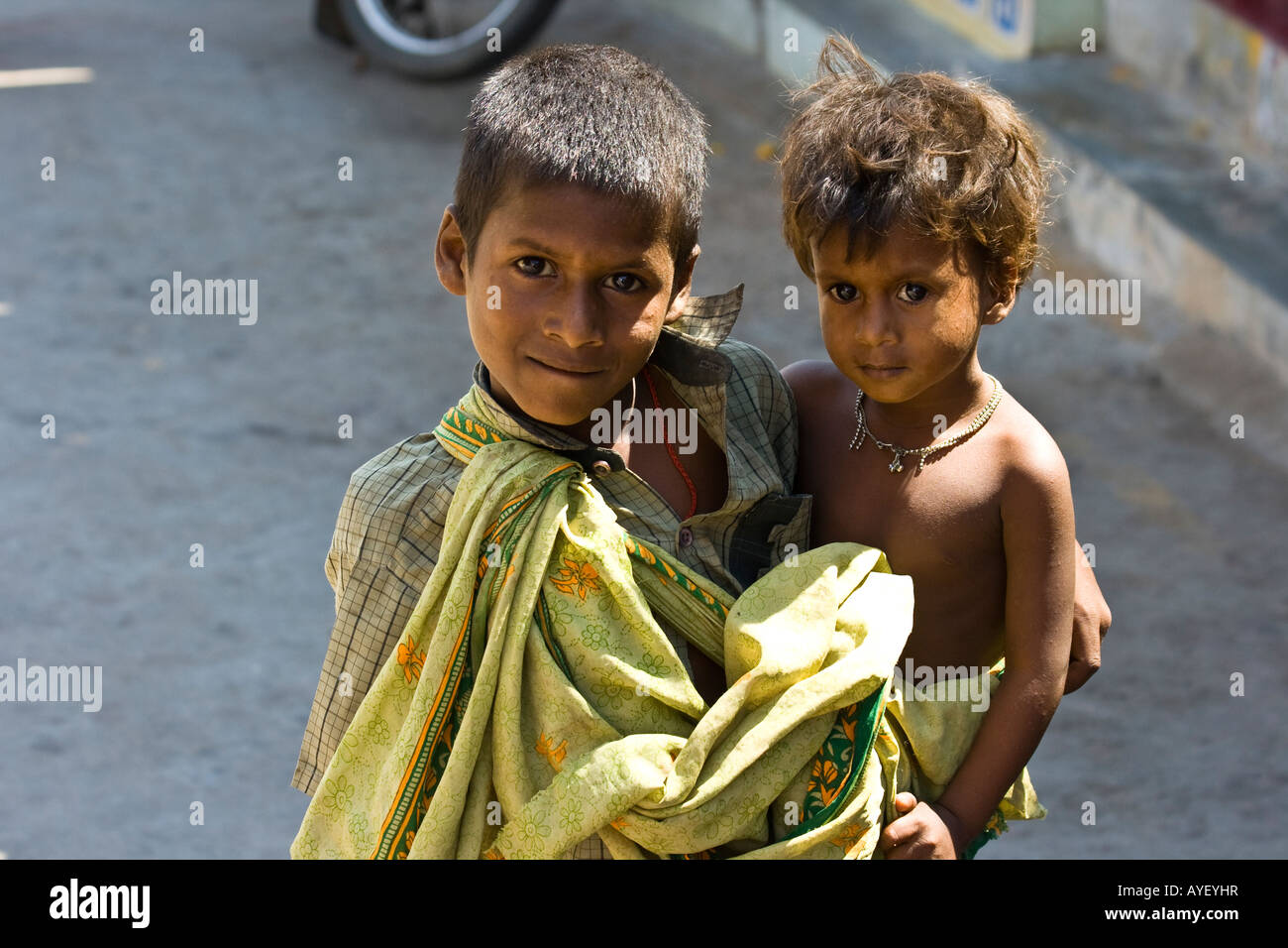 Poverty children begging hi-res stock photography and images - Alamy