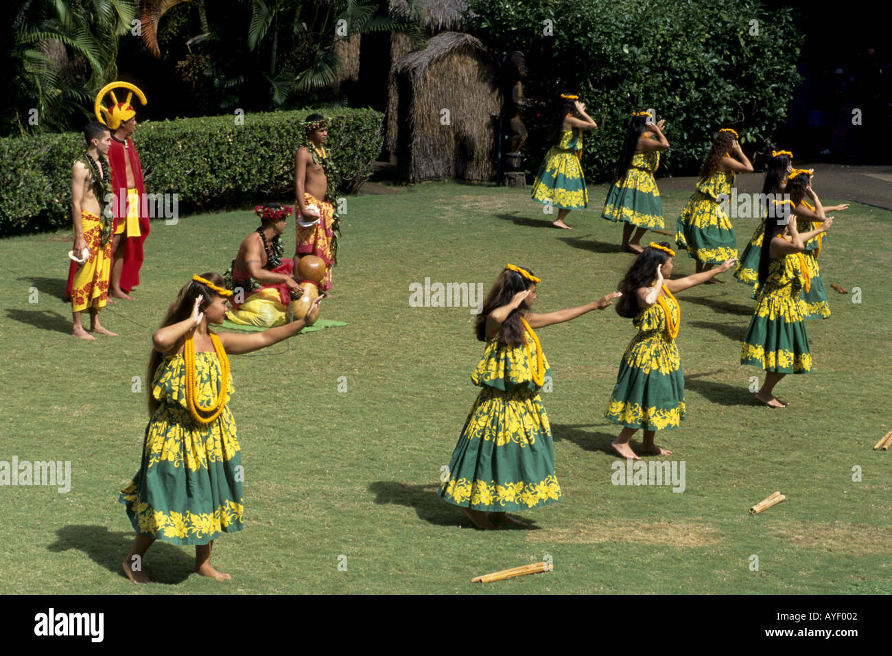 Hula dancers hawaii hi-res stock photography and images - Alamy