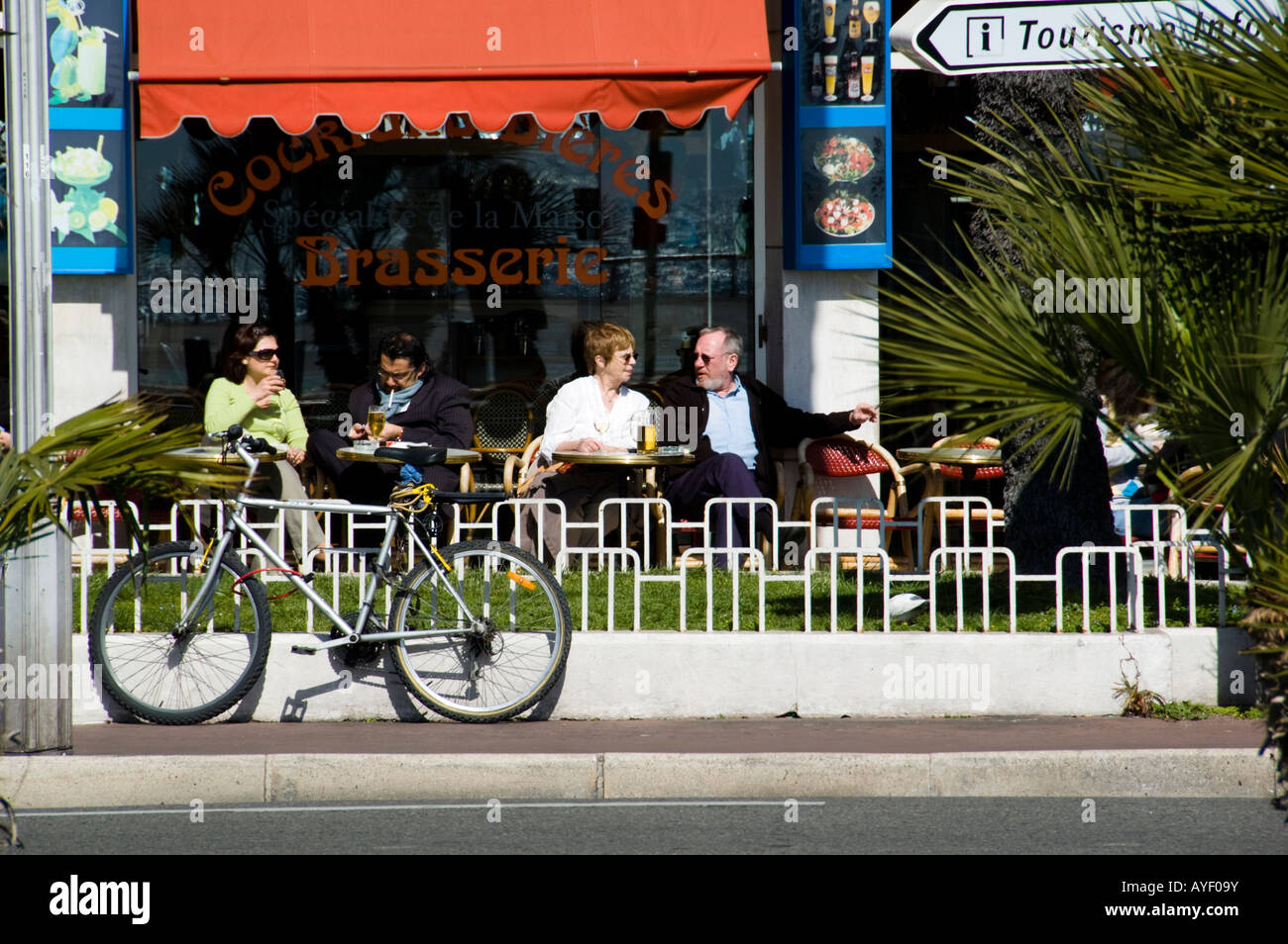 Nice france people sightseeing hi-res stock photography and images - Alamy