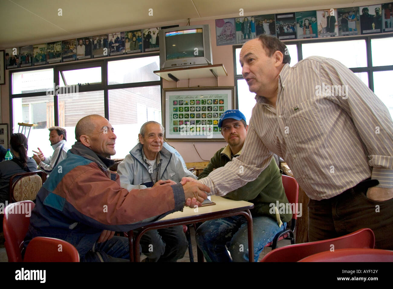 Hello In Spanish High Resolution Stock Photography and Images - Alamy