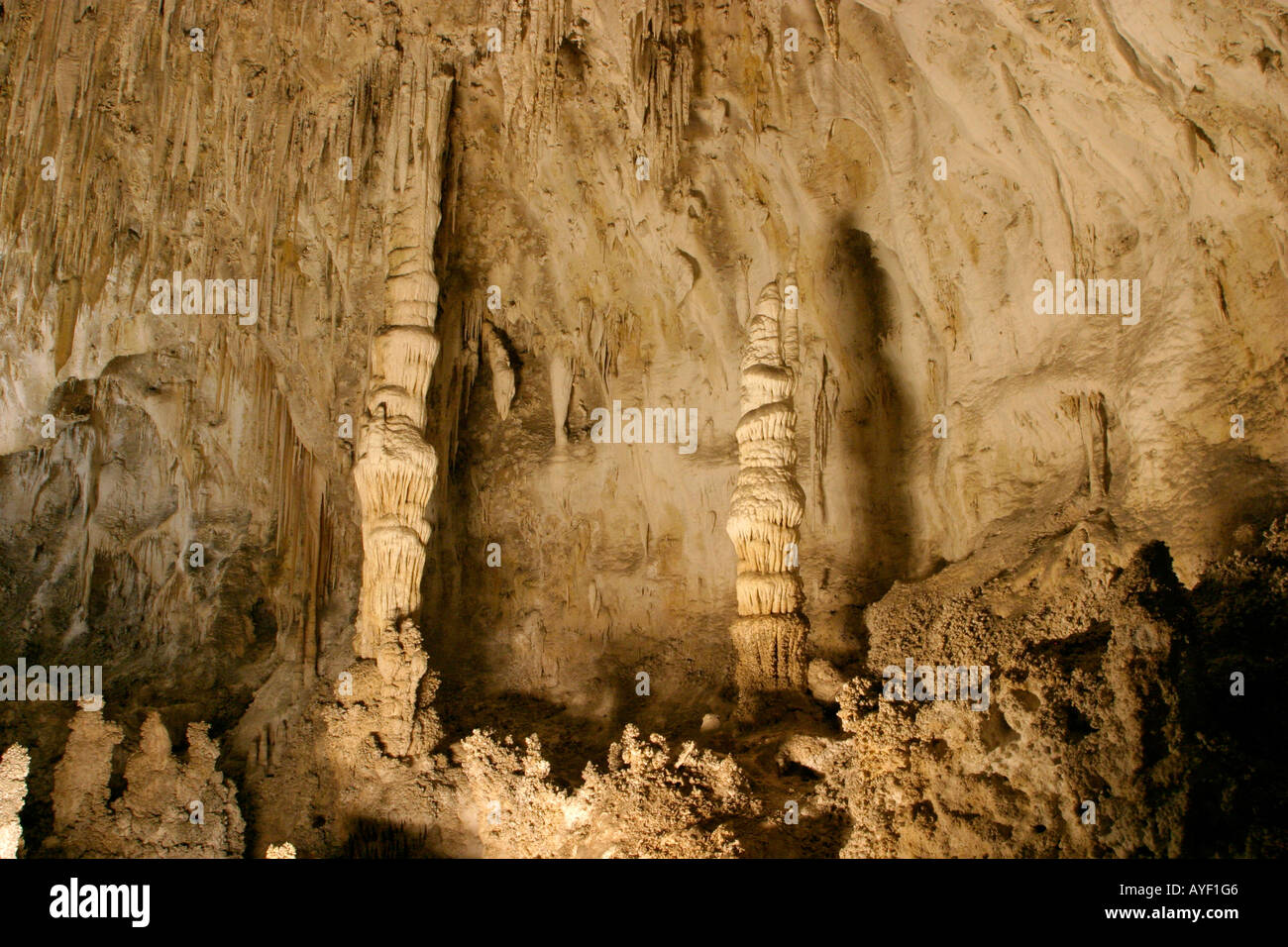stunning underground limestone stalactities and stalagmites The Big ...