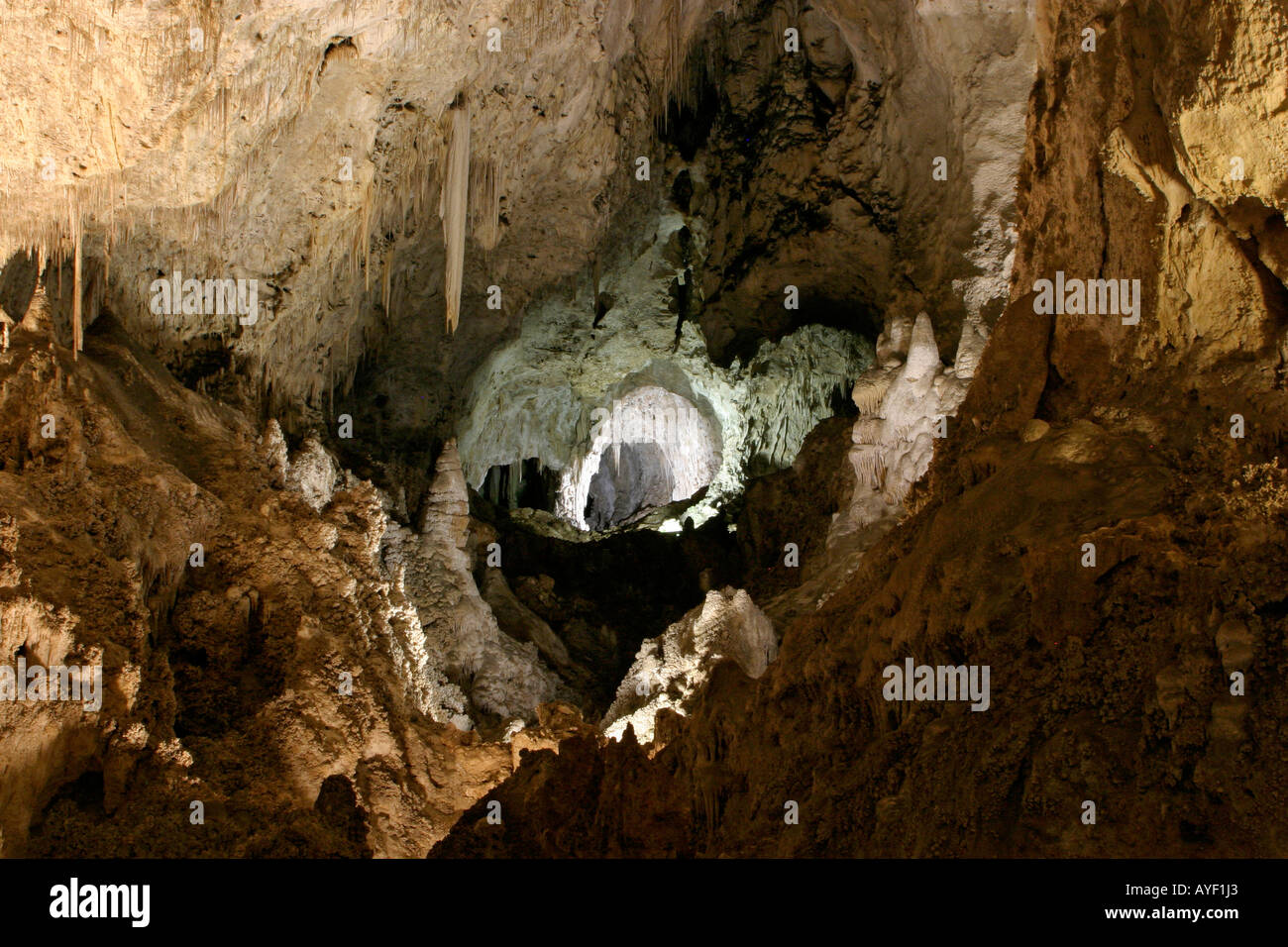 stunning underground limestone stalactities and stalagmites The Big ...