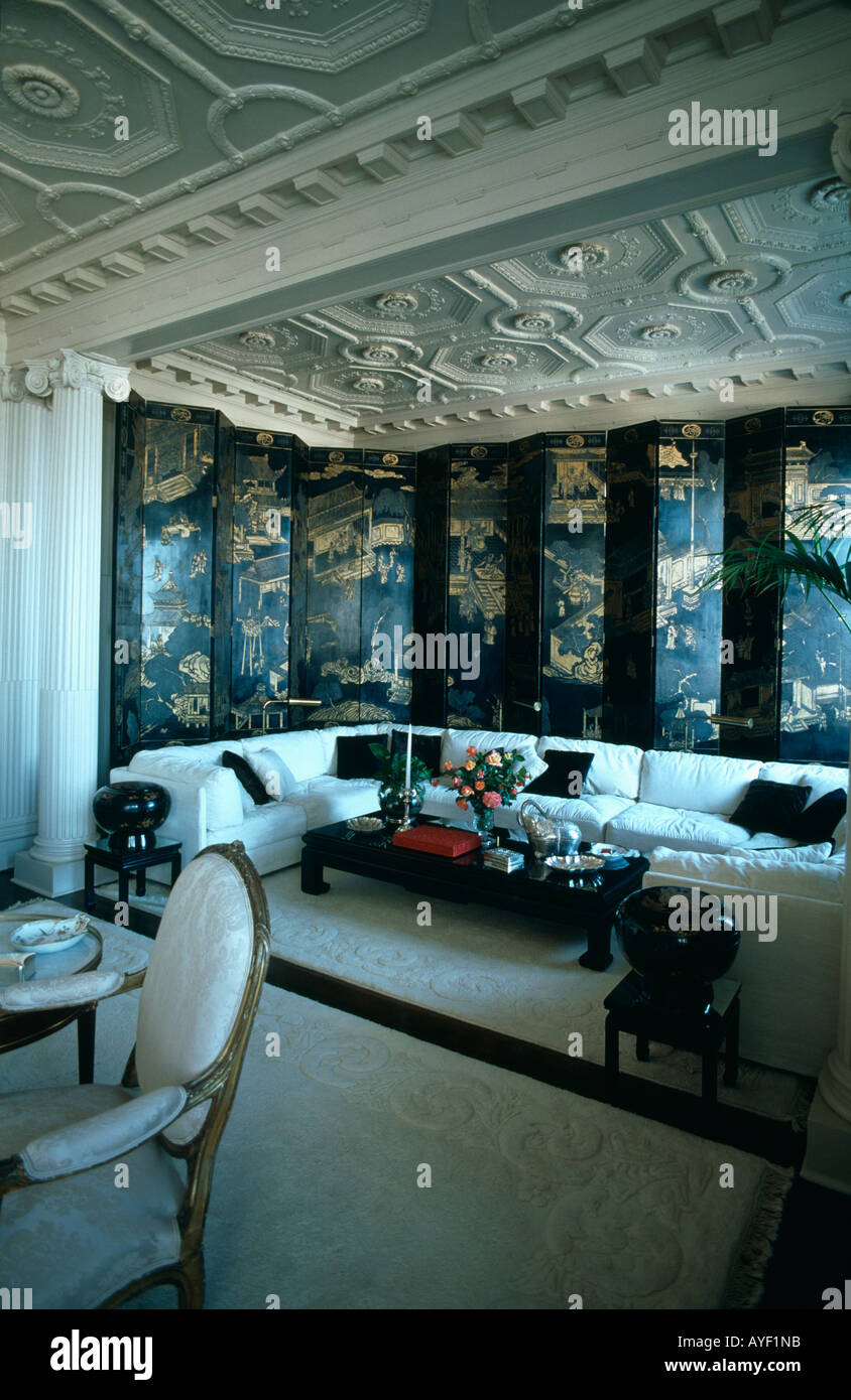 Painted cornices hi-res stock photography and images - Alamy