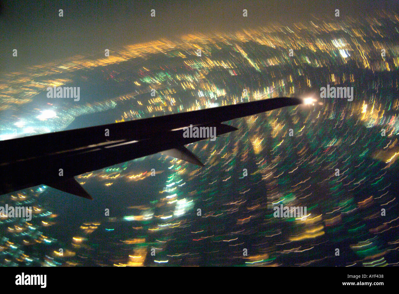 Aeroplane flying night hi-res stock photography and images - Alamy
