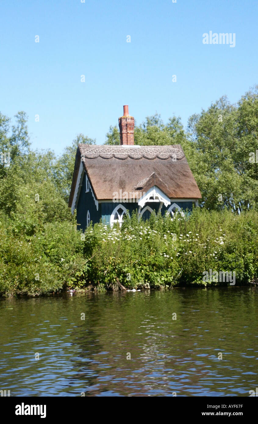 Thatched Cottage along The Norfolk Broads River Yare Norwich Norfolk ...