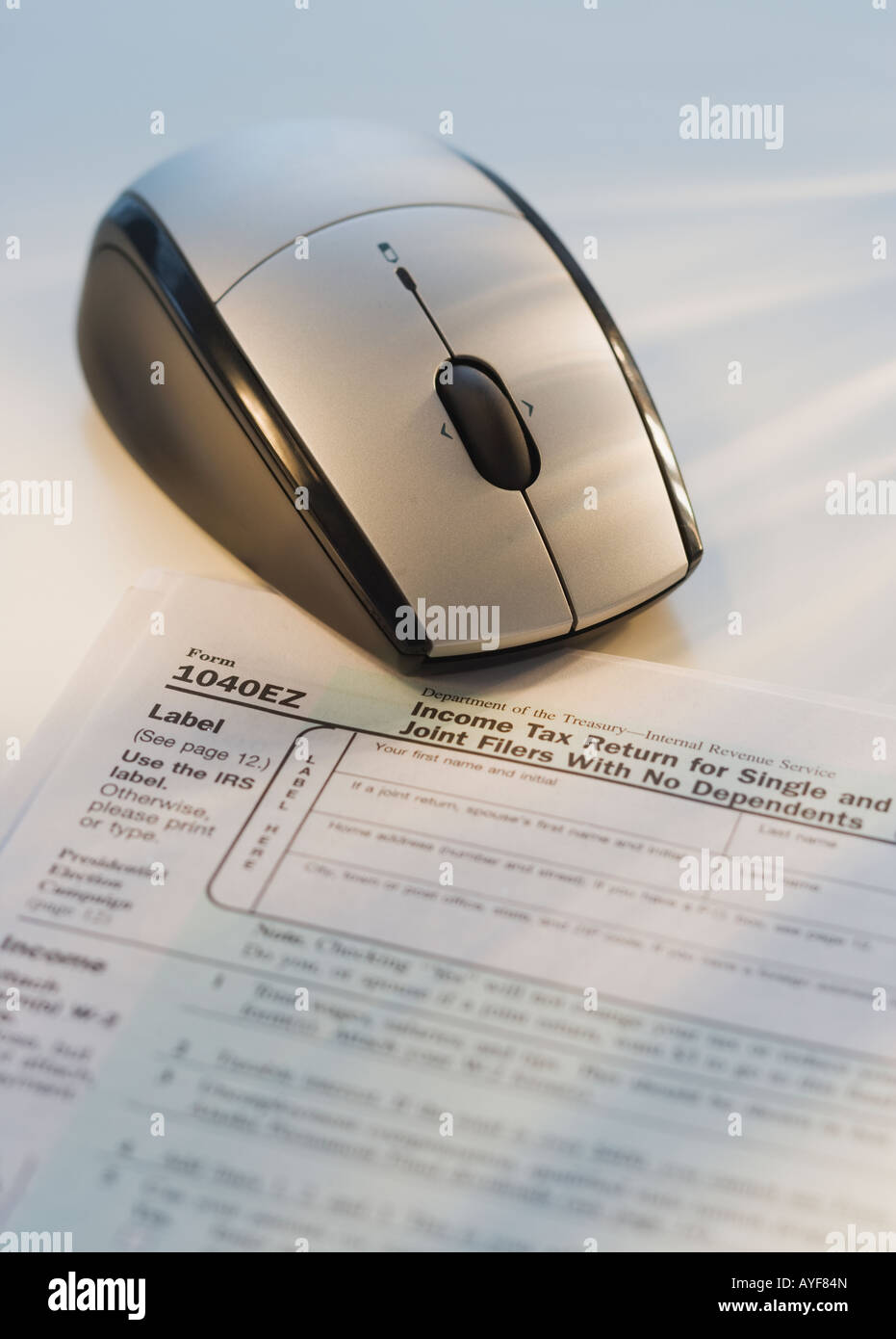 1040ez form hi-res stock photography and images - Alamy