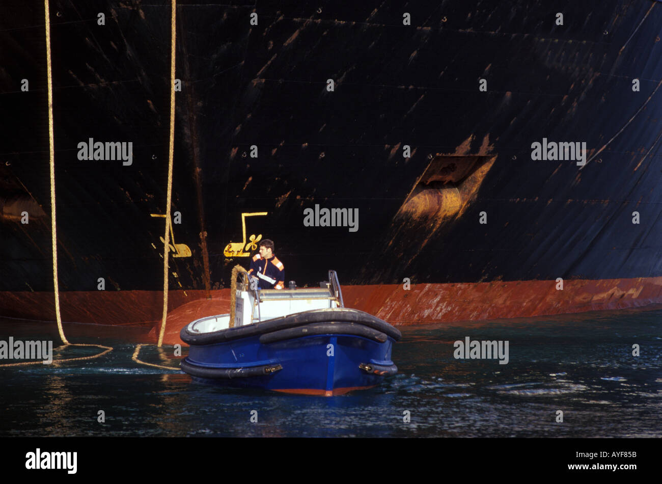 Front of ship hi-res stock photography and images - Alamy