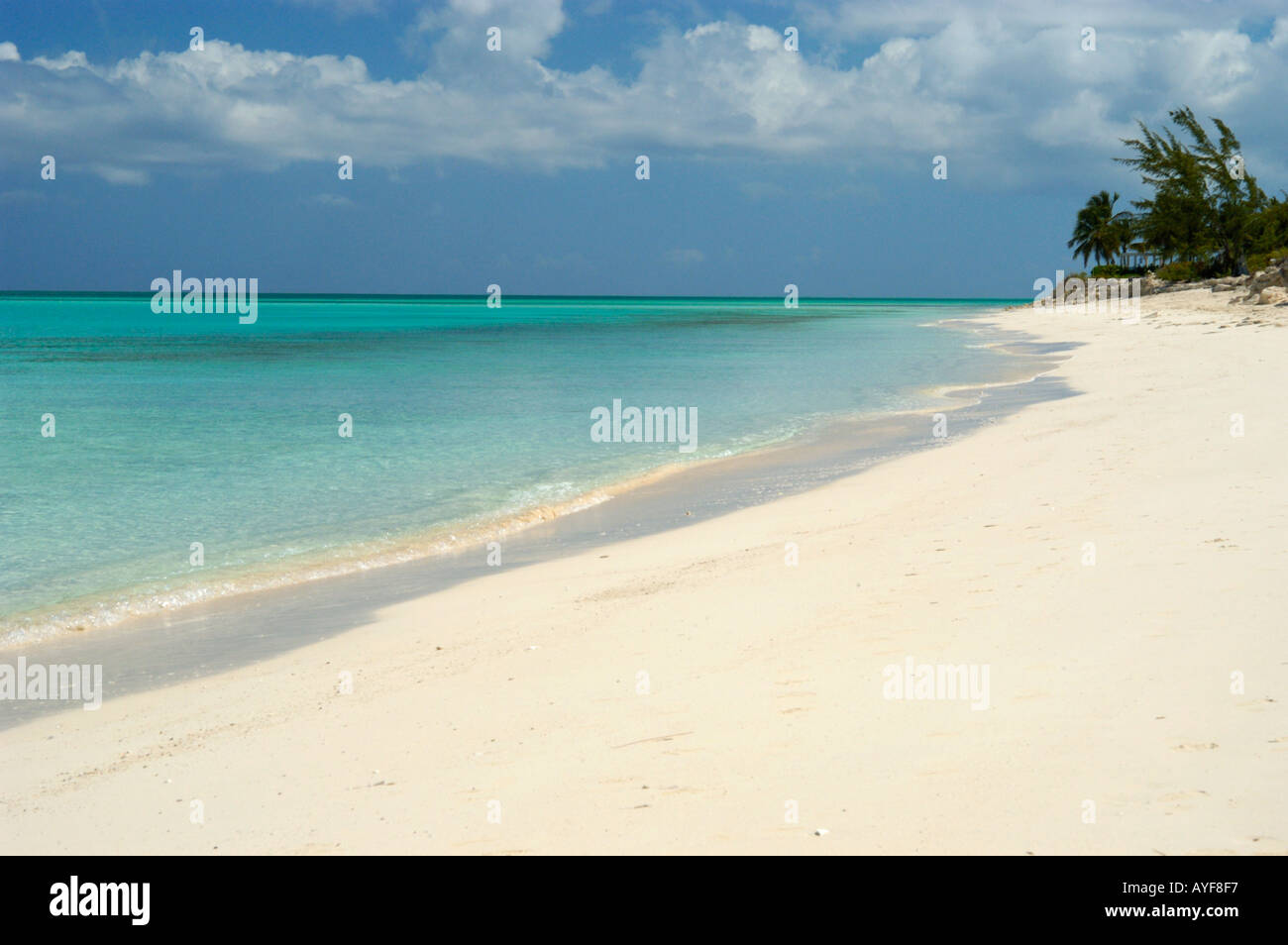 Turquoise water of Grace Bay Providenciales Turks and Caicos Islands ...