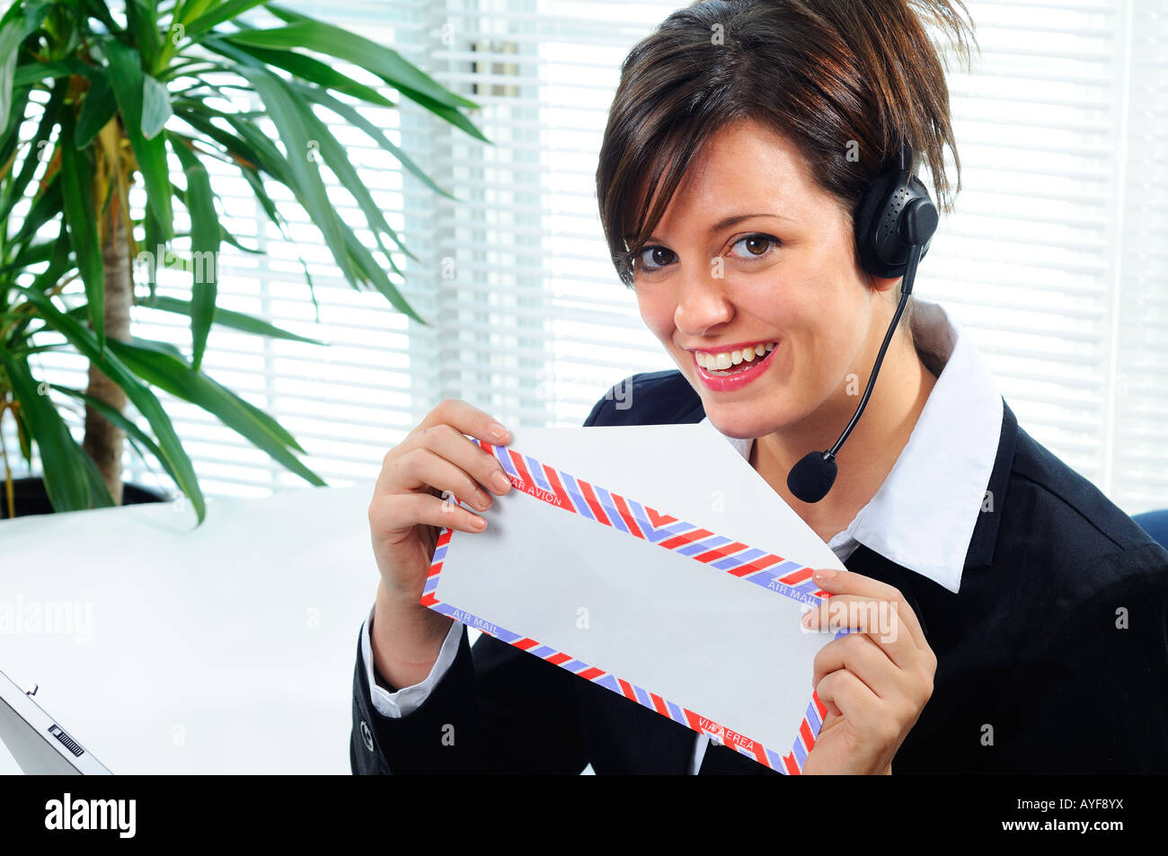 Sending a letter hi-res stock photography and images - Alamy