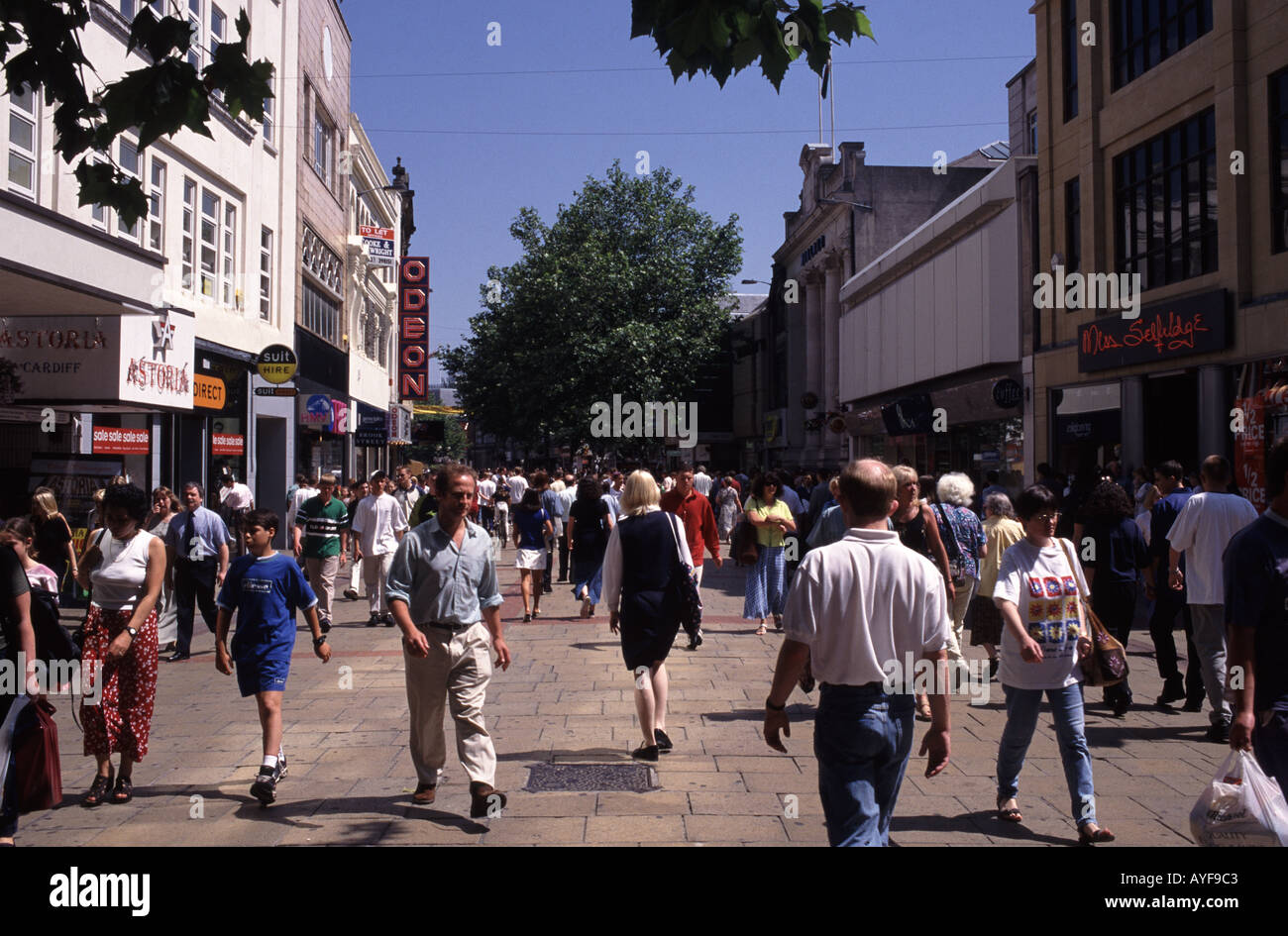 Cardiff queen street hi-res stock photography and images - Alamy