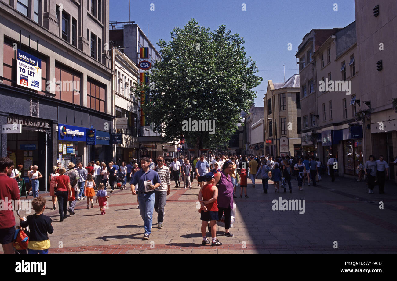Cardiff queen street hi-res stock photography and images - Alamy
