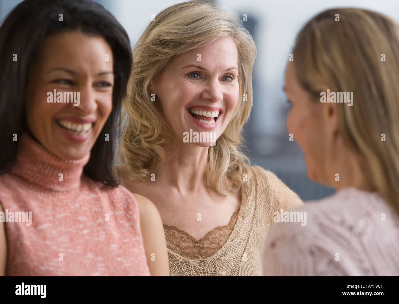 Multi ethnic women hi-res stock photography and images - Alamy