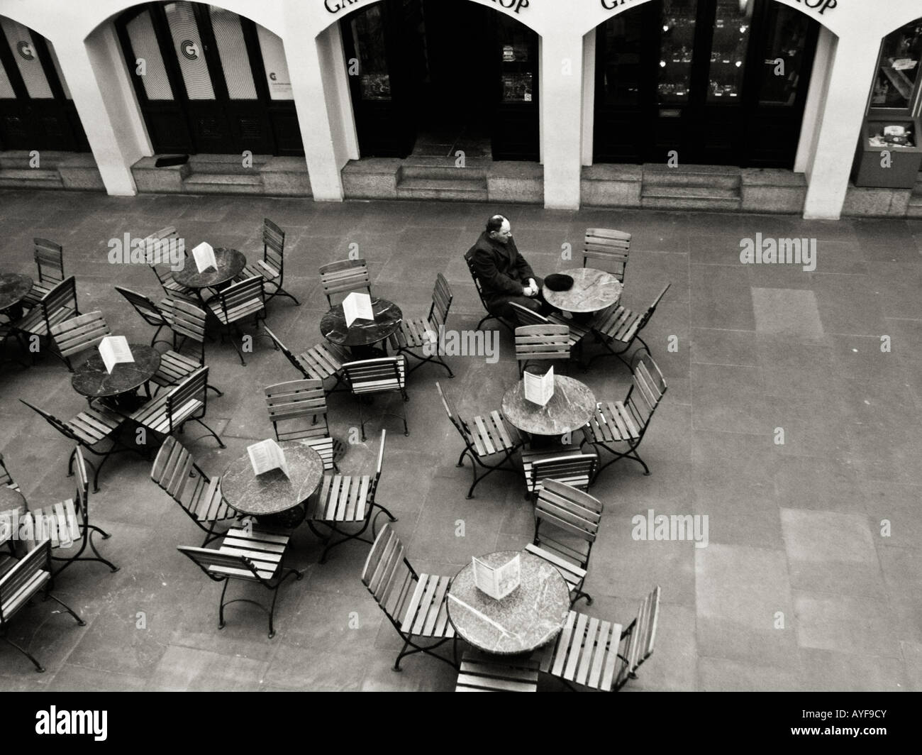 Man listening to opera singer, Covent Garden, London Stock Photo - Alamy