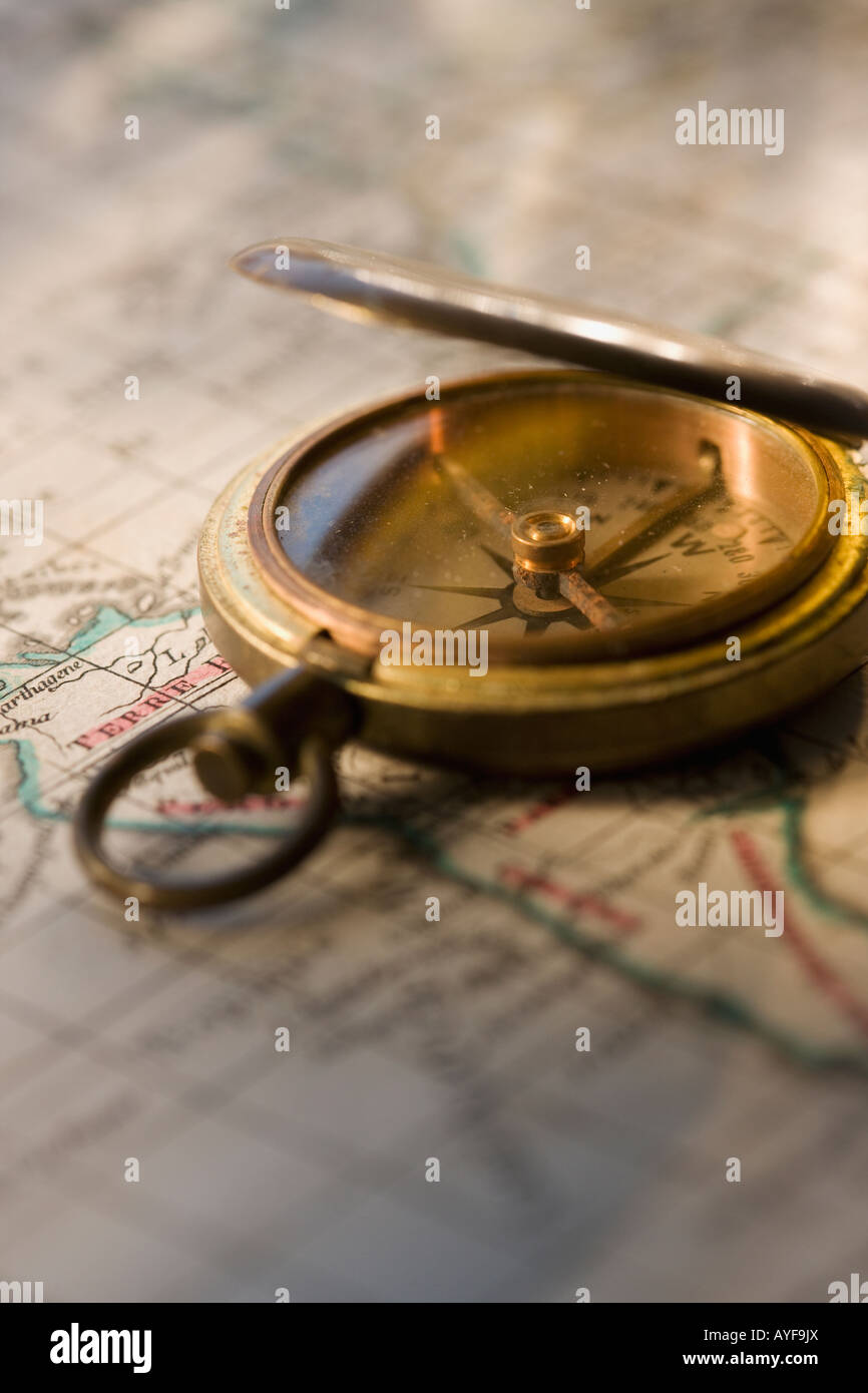 Compass and antique map hi-res stock photography and images - Alamy
