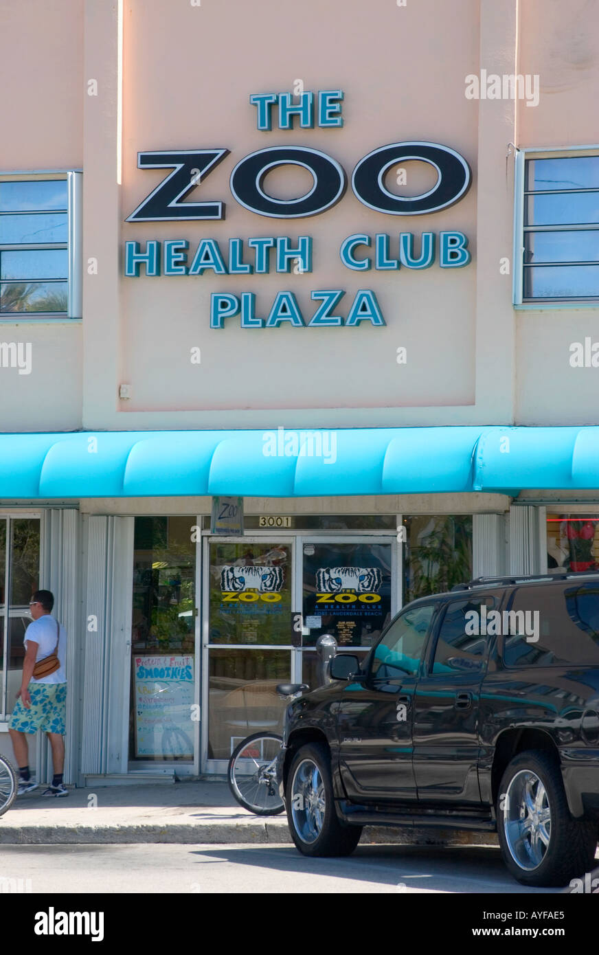 Zoo health club plaza hi-res stock photography and images - Alamy