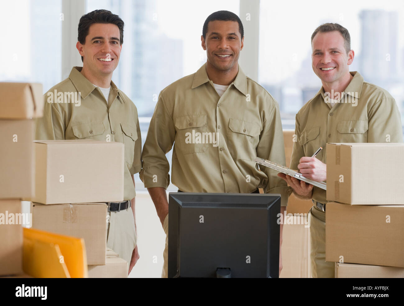 Computer delivery box hi-res stock photography and images - Alamy
