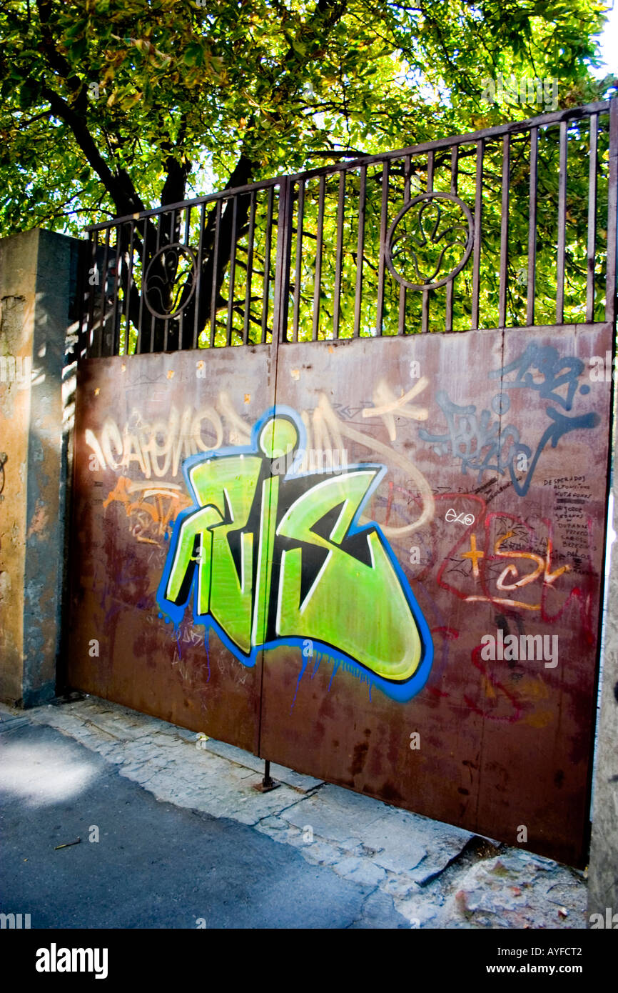 Metal gates hi-res stock photography and images - Alamy