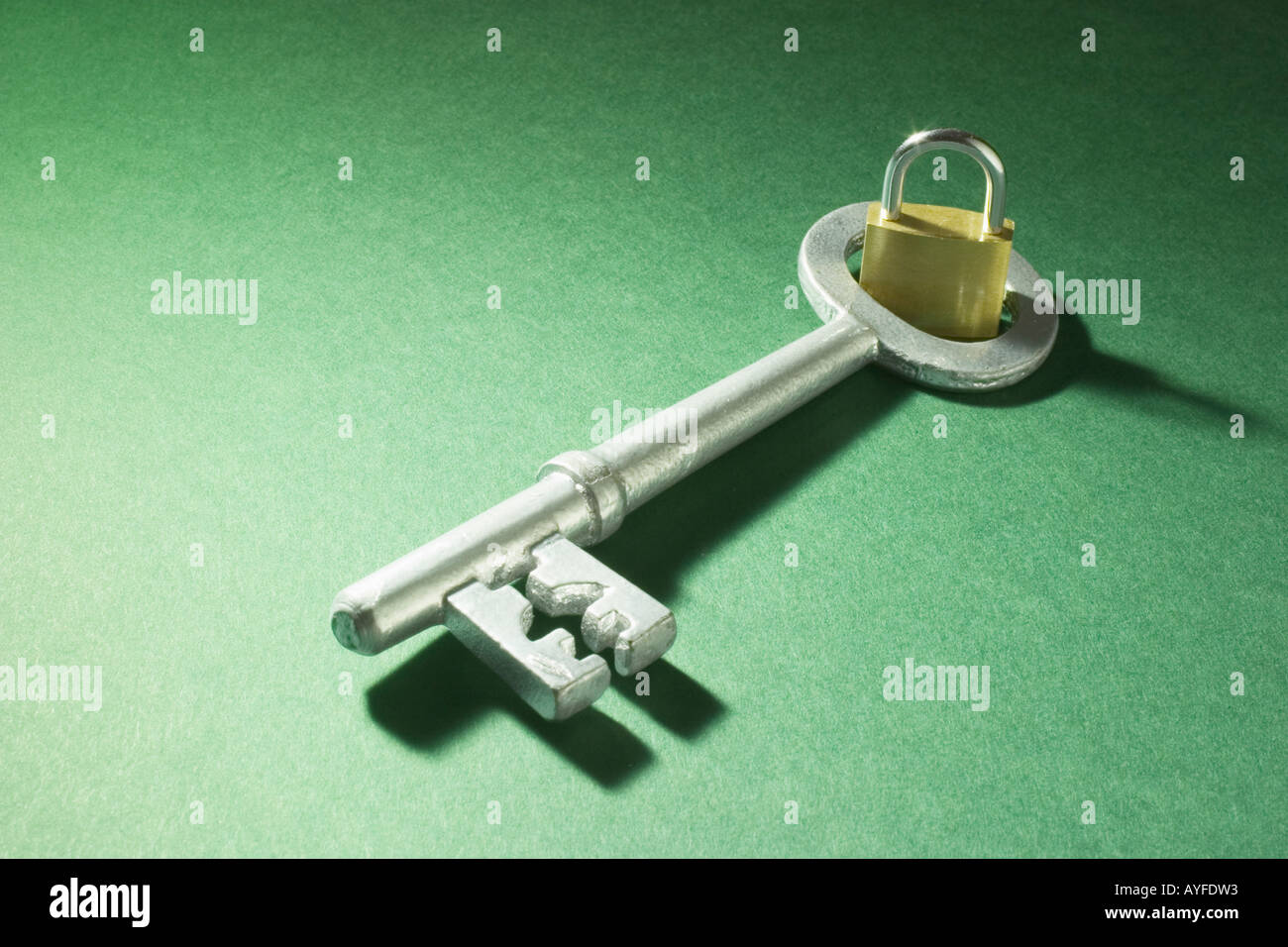 Skeleton Key and Padlock Stock Photo - Alamy