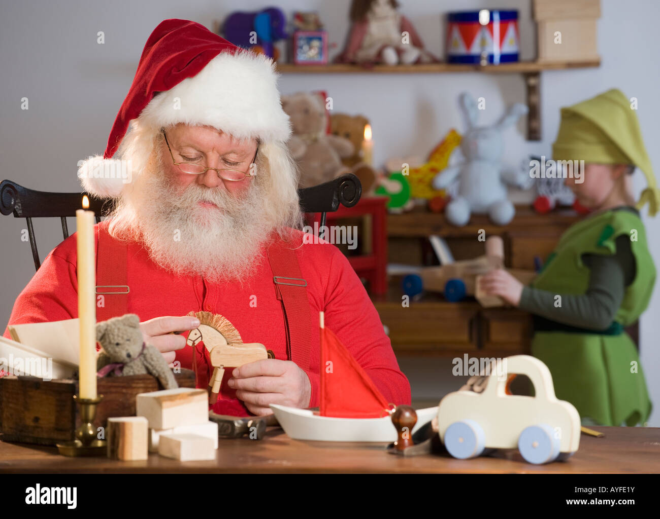 Santa cooperation hi-res stock photography and images - Alamy