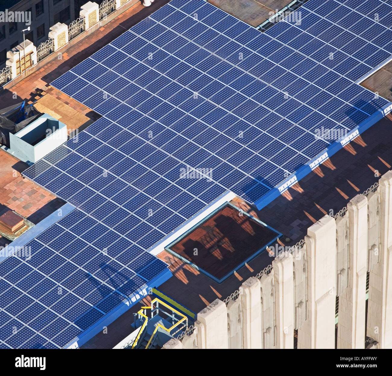 Solar skyscraper hi-res stock photography and images - Alamy