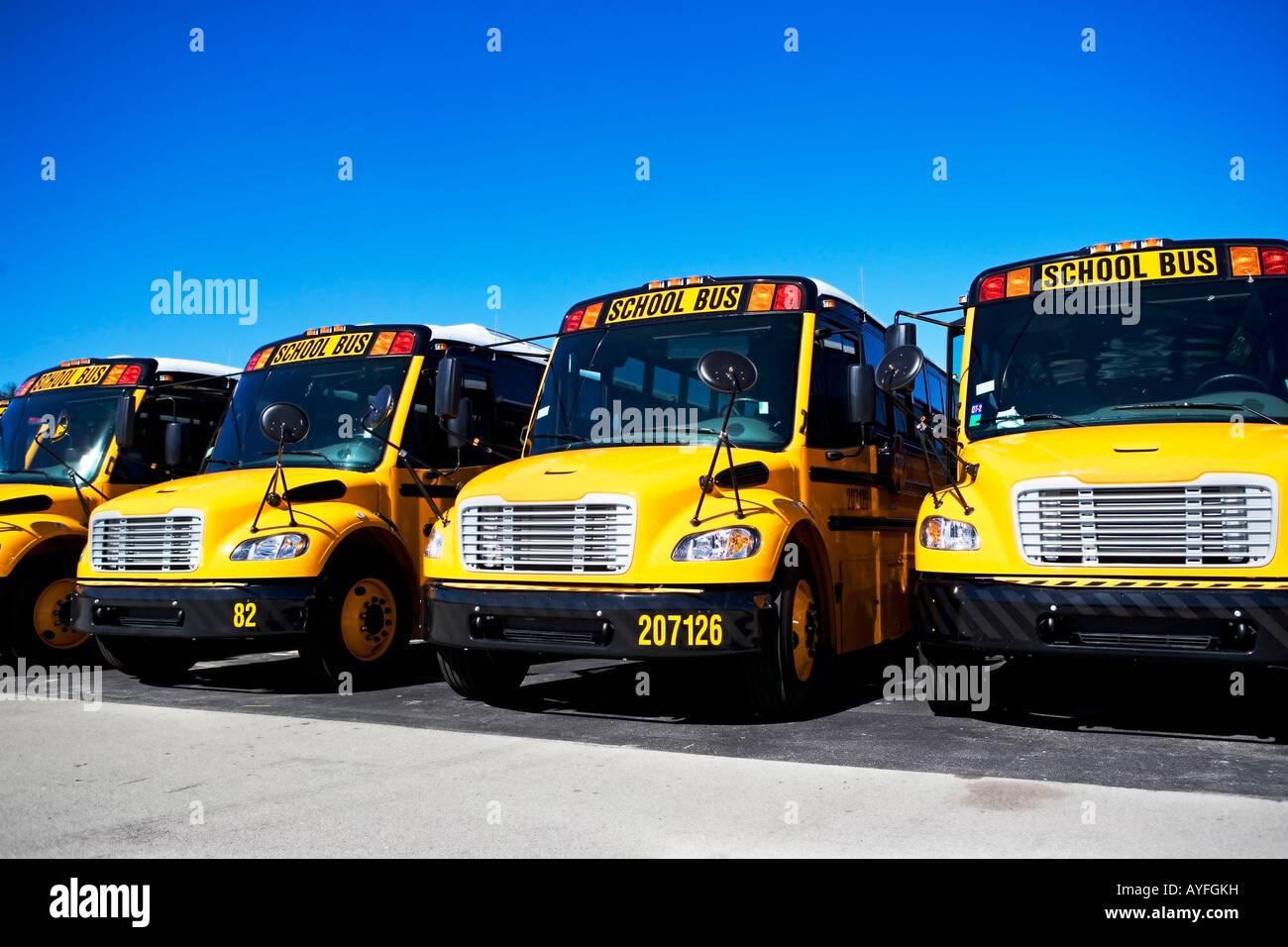 Row of buses hi-res stock photography and images - Alamy