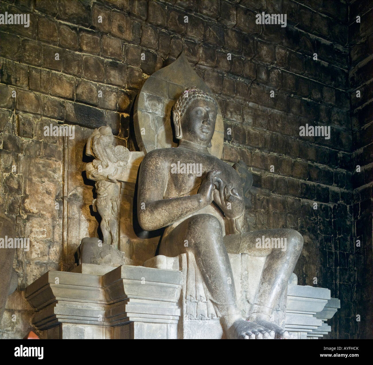 Buddhist Statue Indonesia High Resolution Stock Photography and Images ...