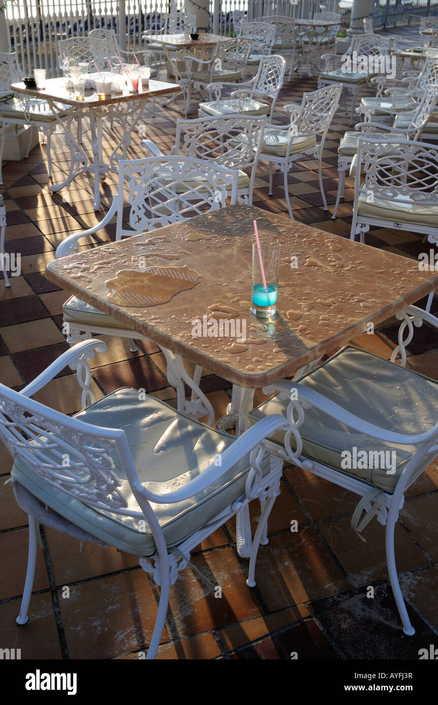 Party drinks table mess hi-res stock photography and images - Alamy