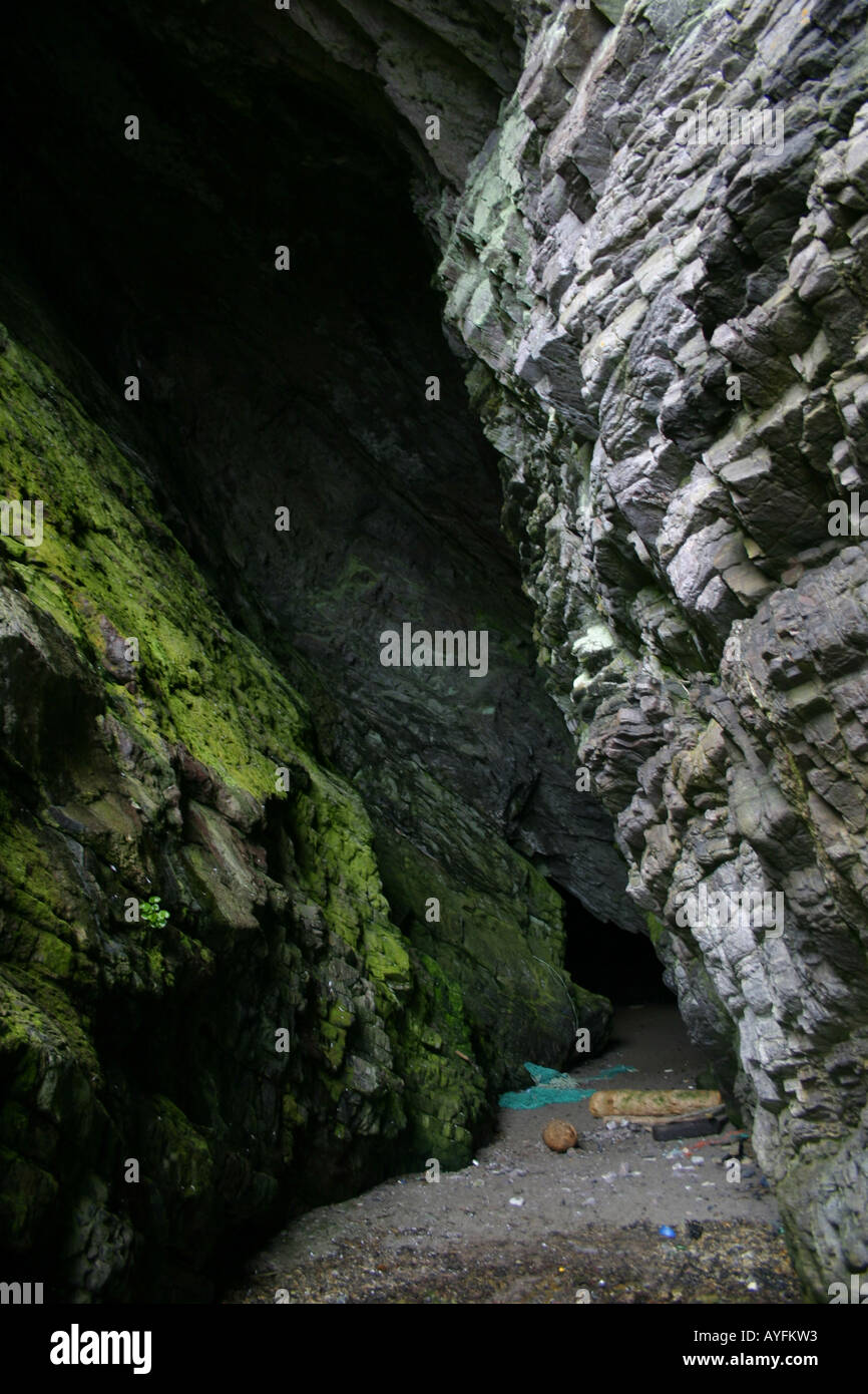 Mackinnon's cave hi-res stock photography and images - Alamy