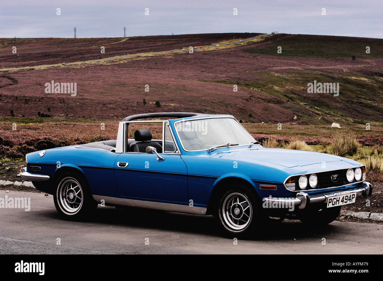 Metallic blue car hi-res stock photography and images - Alamy