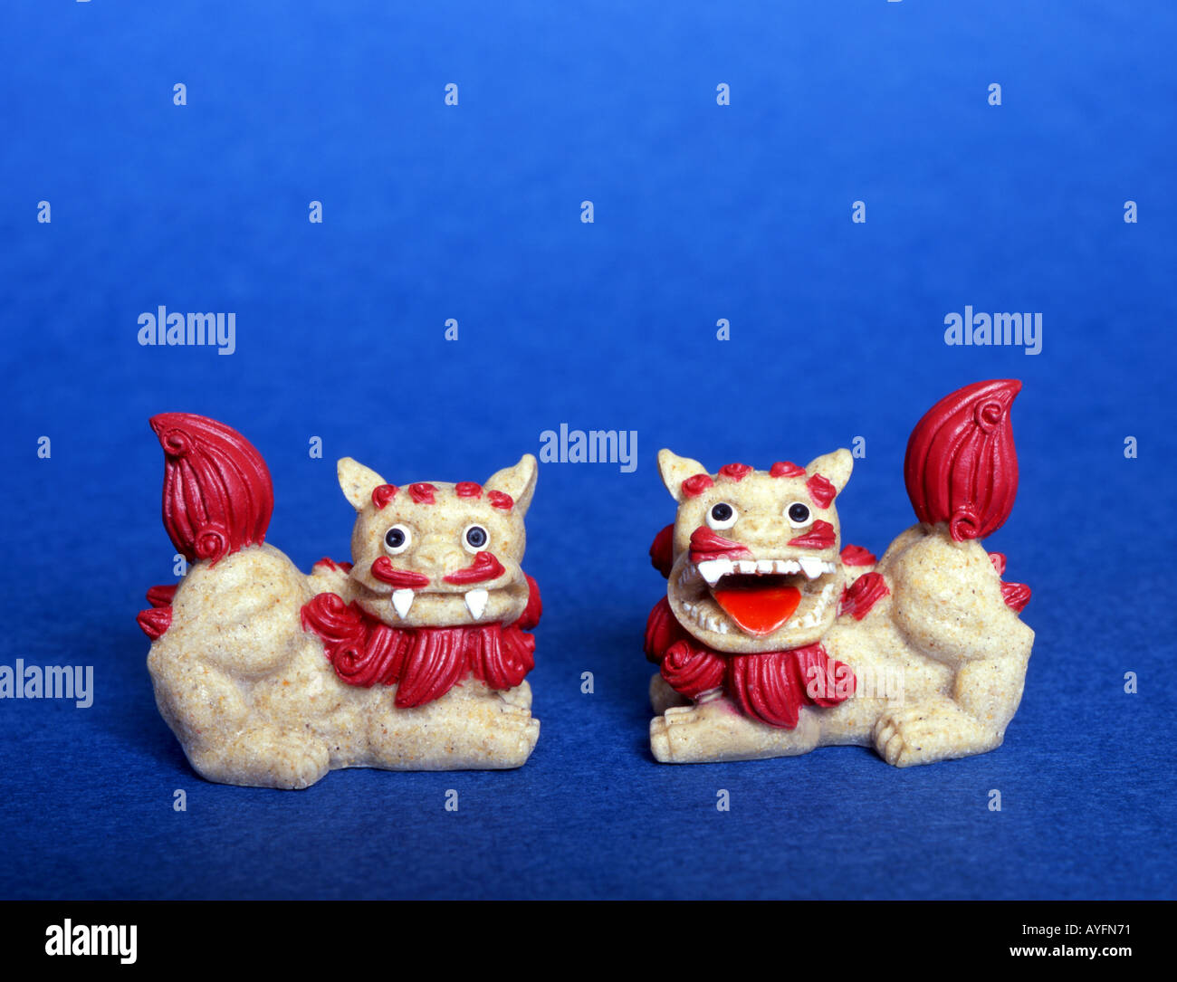 Japanese shisa dog statues hi-res stock photography and images - Alamy