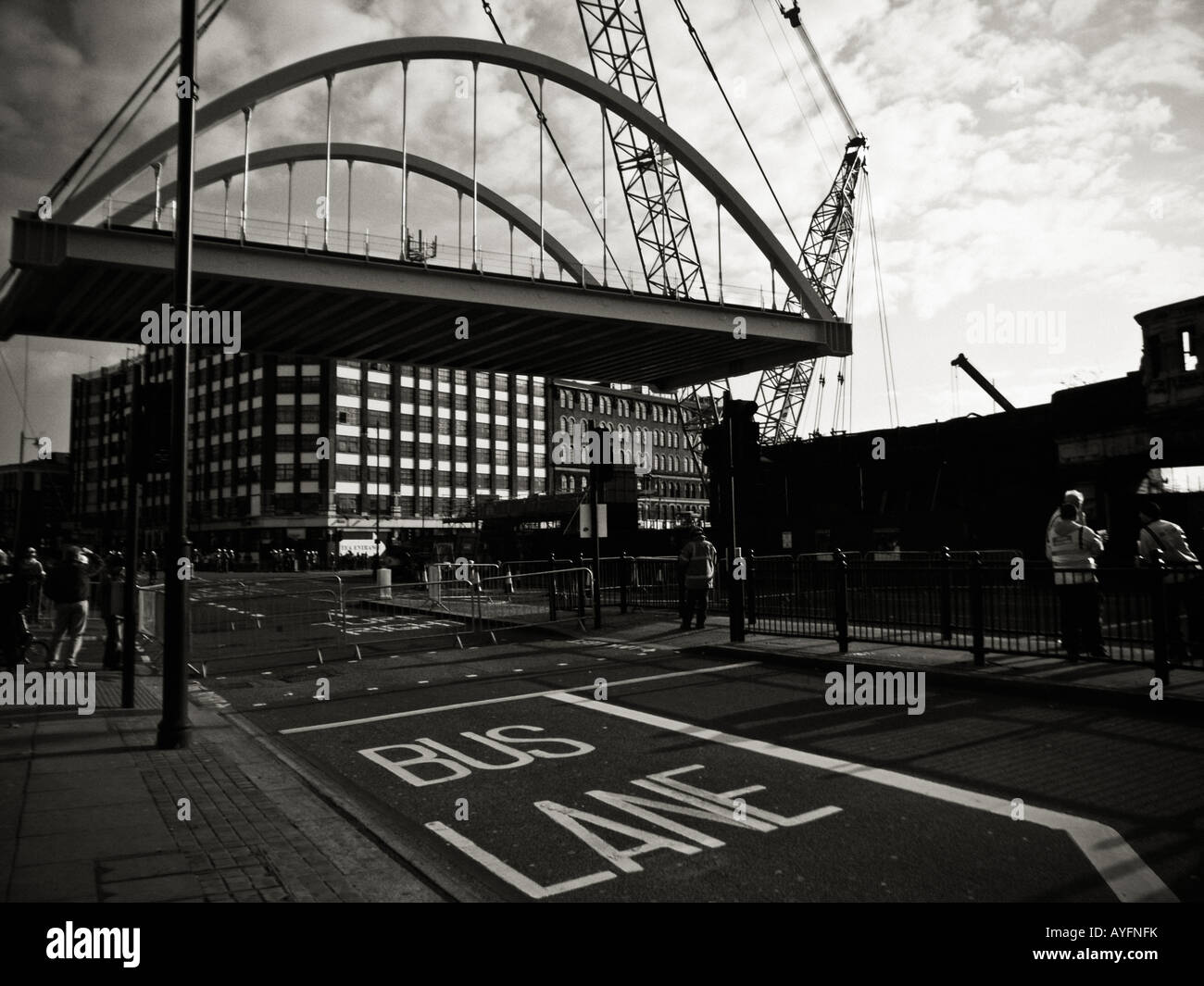 Bridge building construction shoreditch hi-res stock photography and ...
