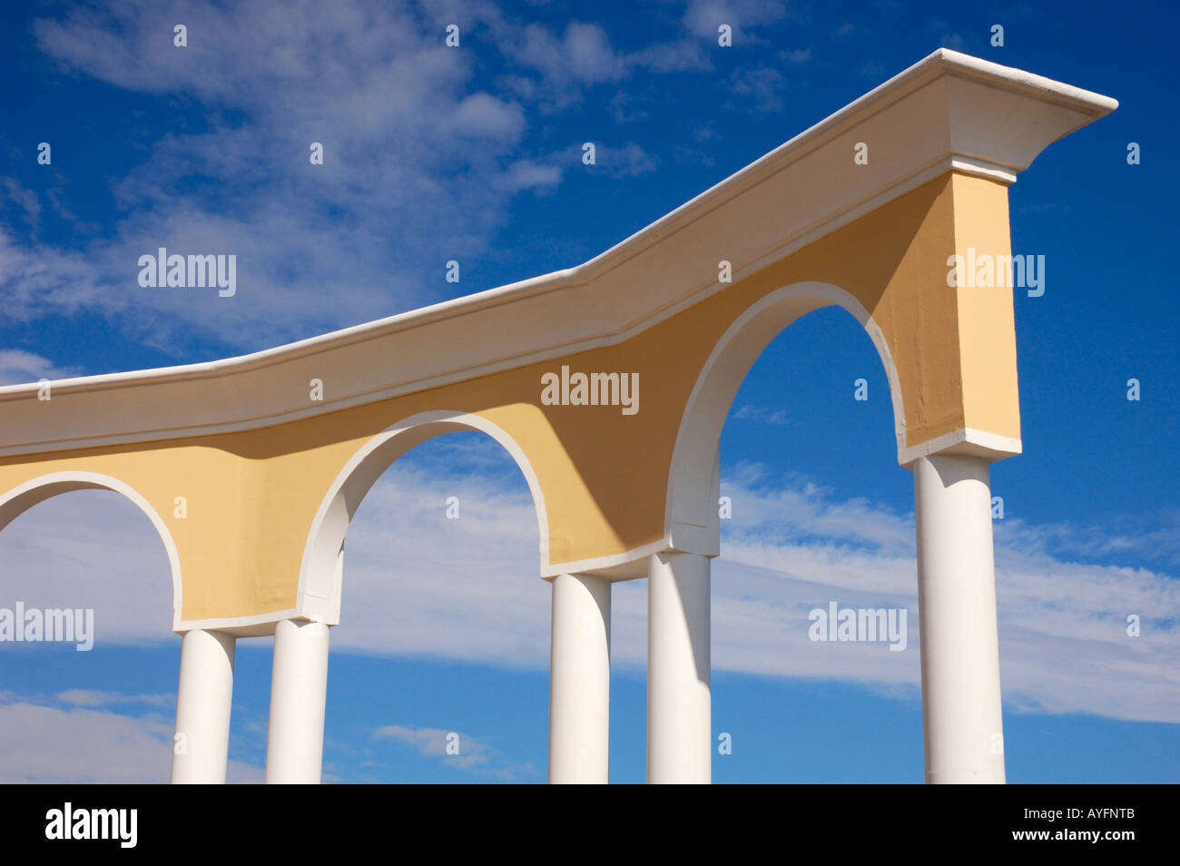 Arcade columns hi-res stock photography and images - Alamy