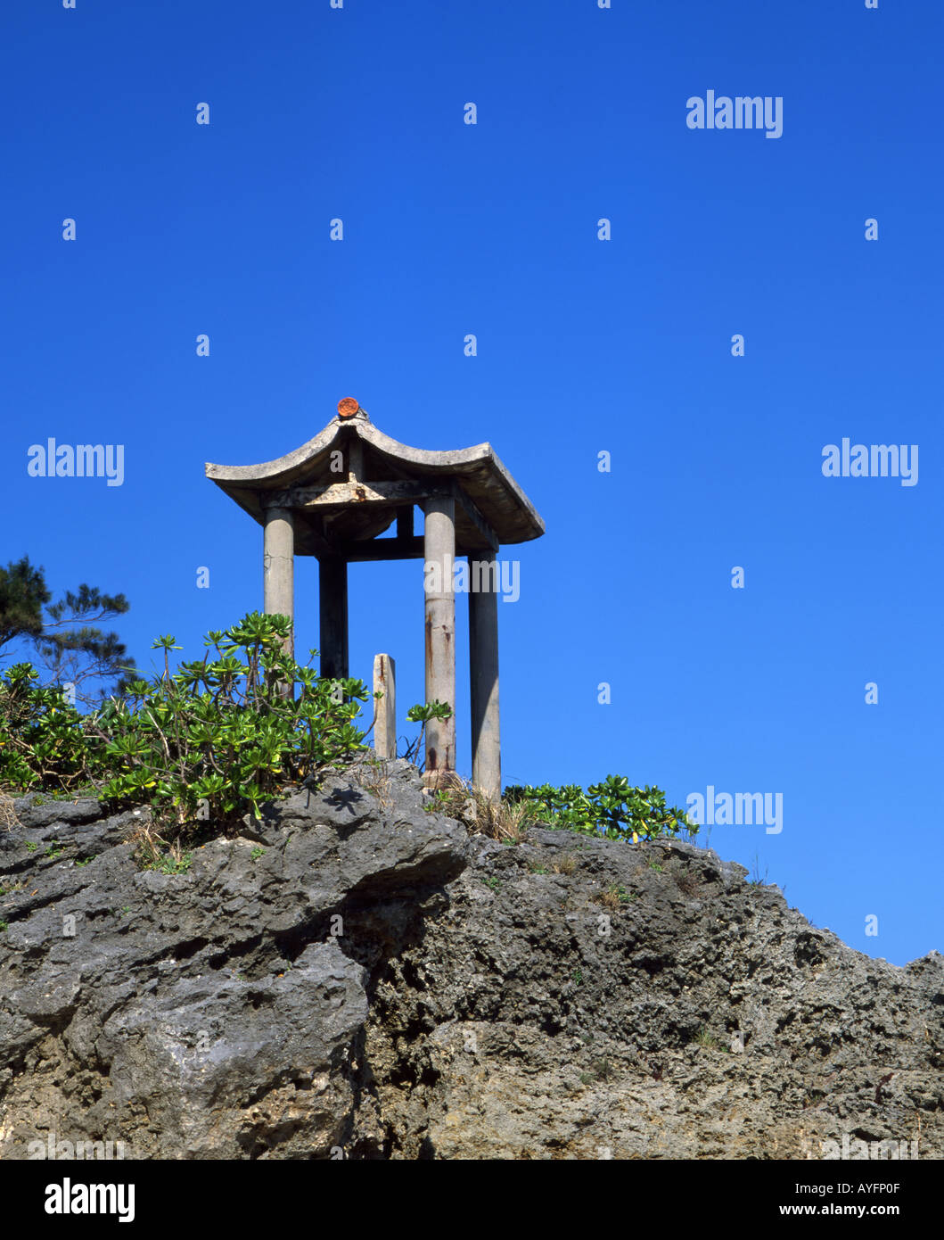 Okinawan shrine hi-res stock photography and images - Alamy