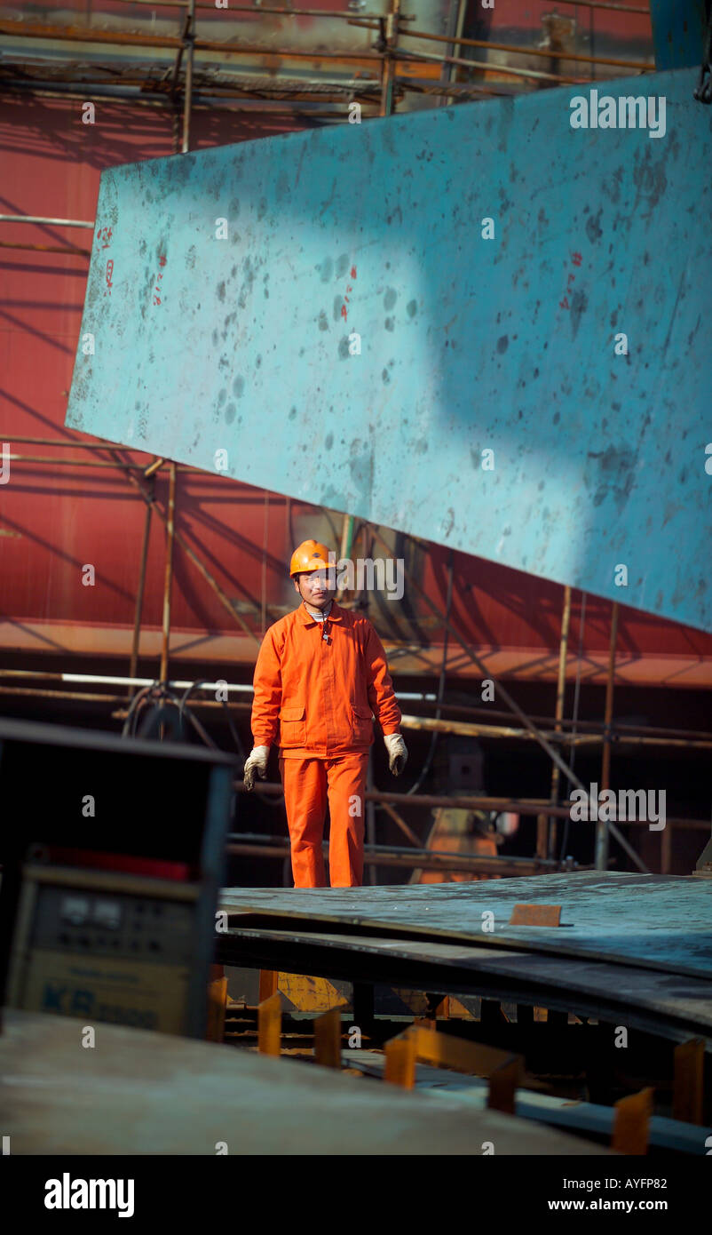 Shipbuilder at Chengxi Shipyard, Jiangyin City, China Stock Photo - Alamy