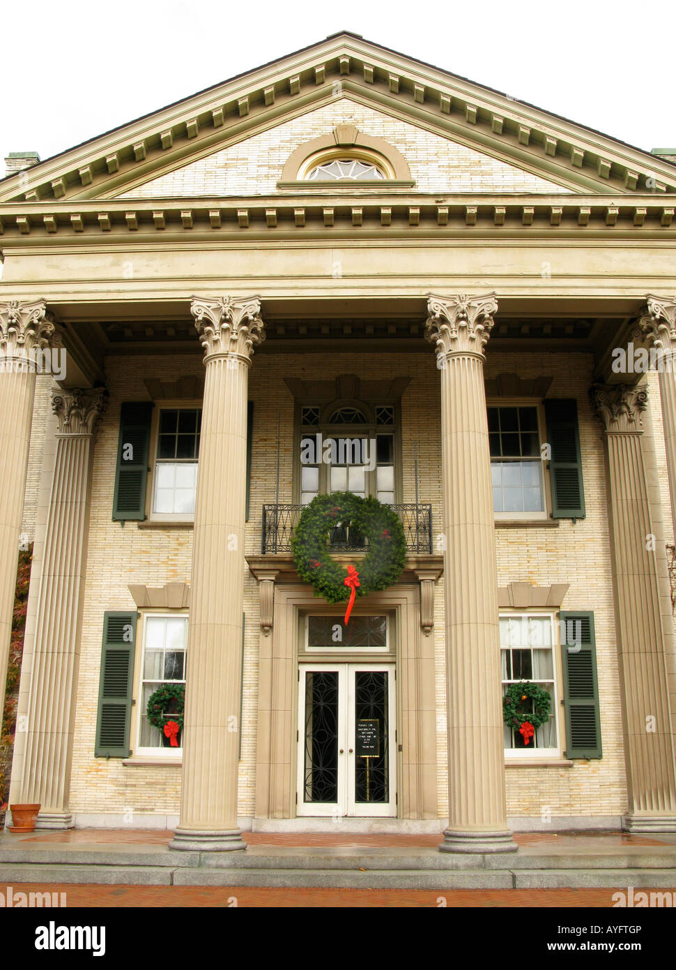 Colonial revival hi-res stock photography and images - Alamy