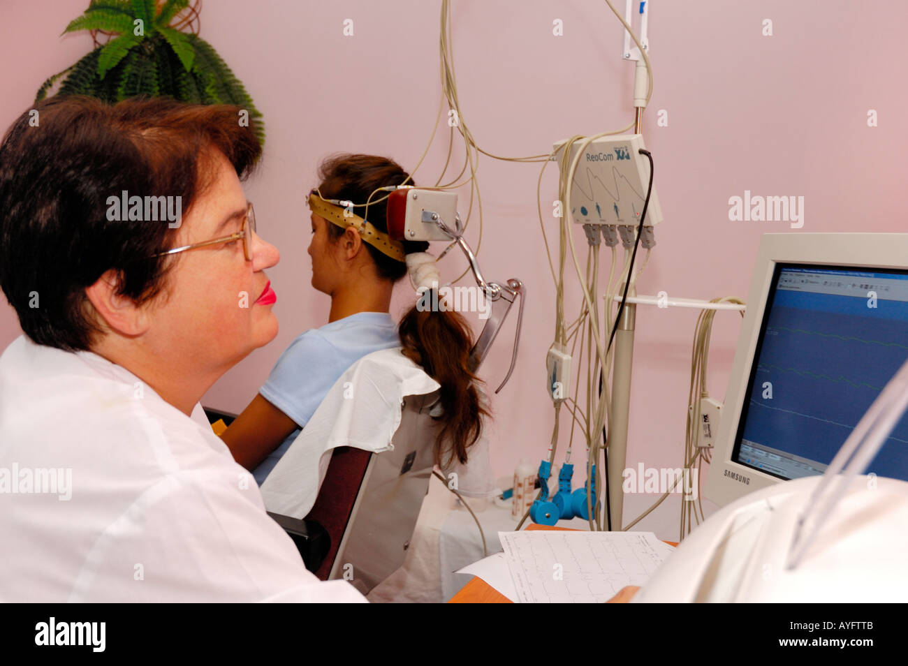 Encephalography hi-res stock photography and images - Alamy