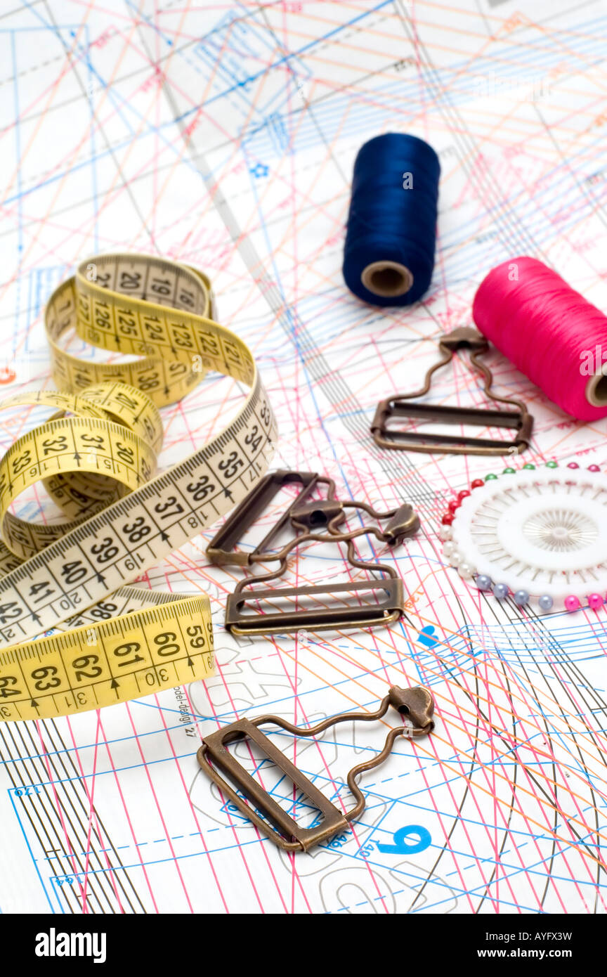 object on white sewing tool pattern Stock Photo - Alamy