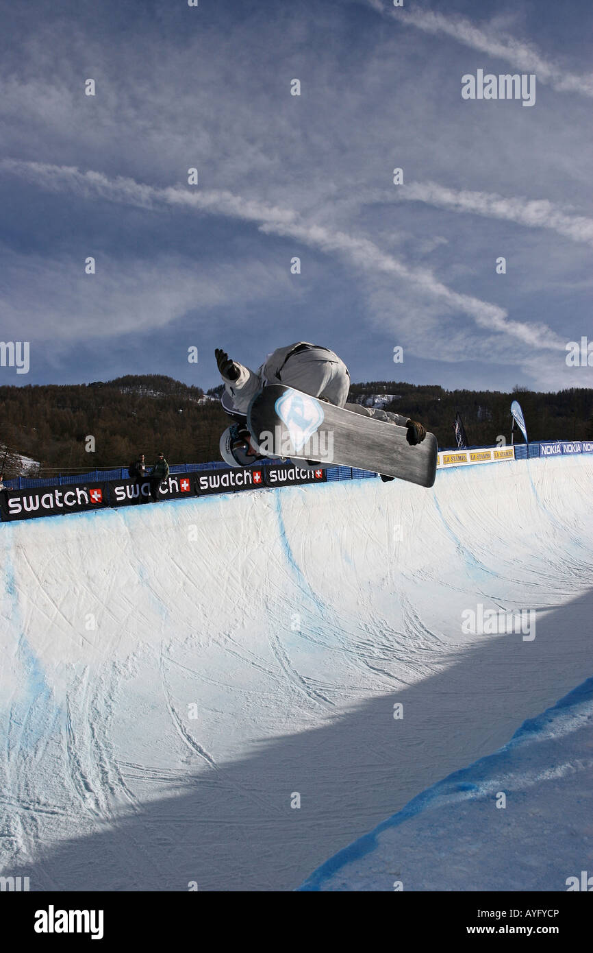Snowboard half pipe hi-res stock photography and images - Alamy