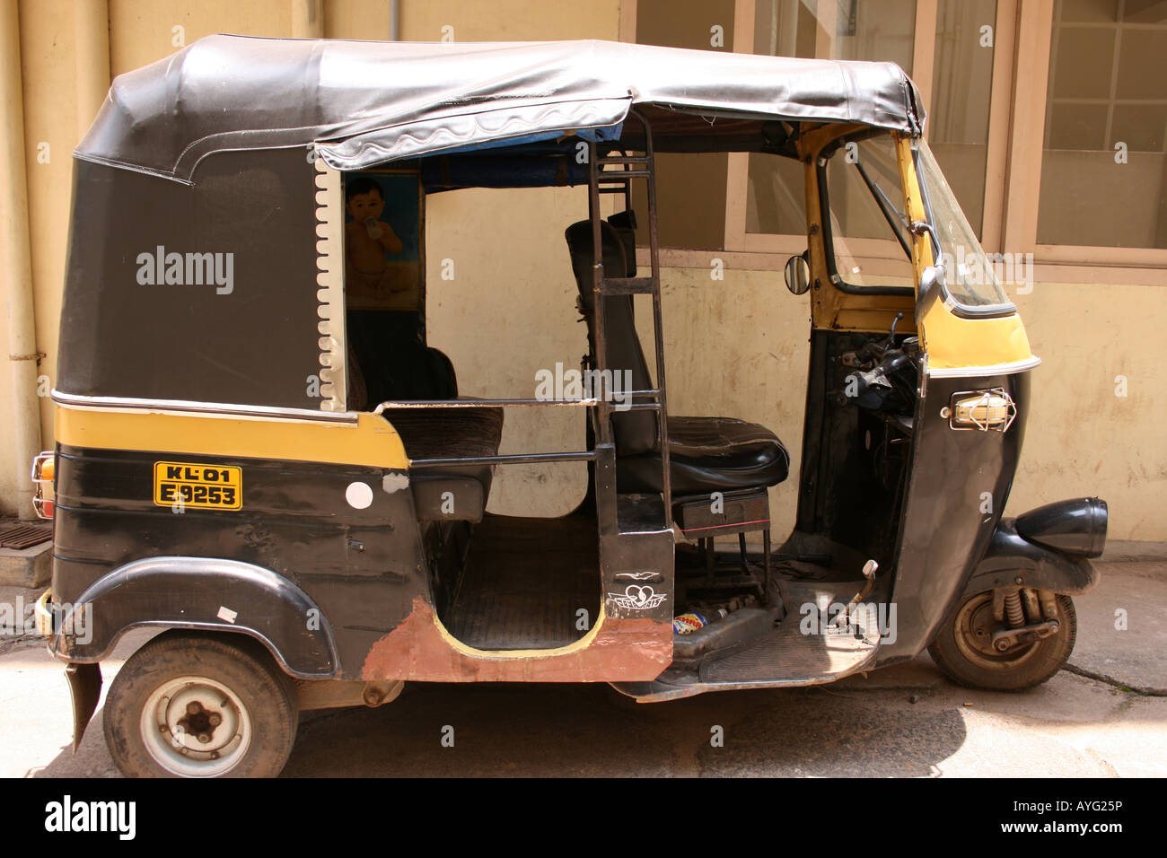 Rickshaw wheels hi-res stock photography and images - Alamy