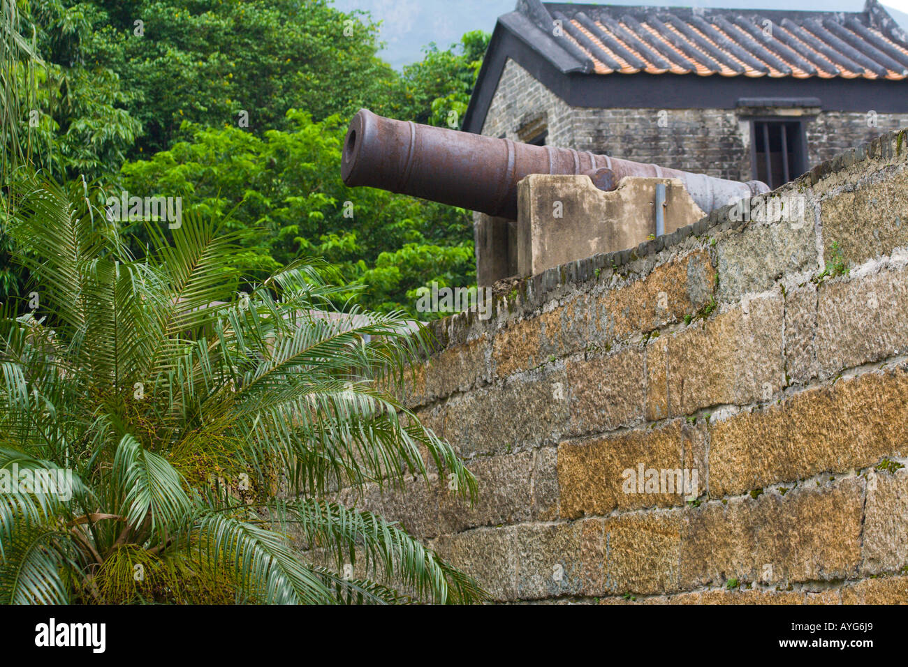 Cannon at Tung Chung Fort, Hong Kong, China Stock Photo - Alamy