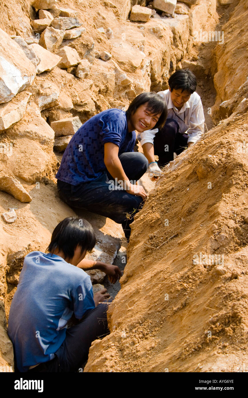 Workmen at the Great Wall of China Stock Photo - Alamy